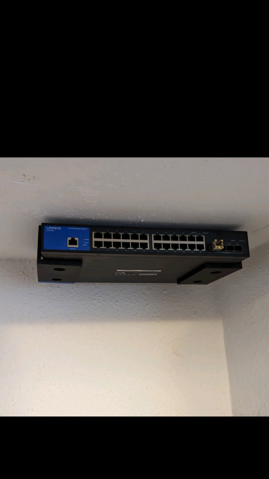 Linksys Switch LGS328C - Ceiling mount by Atoms | Download free STL ...