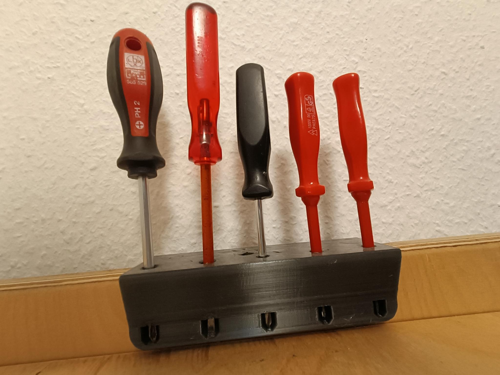 Screwdriver holder by pfuscher666 | Download free STL model ...