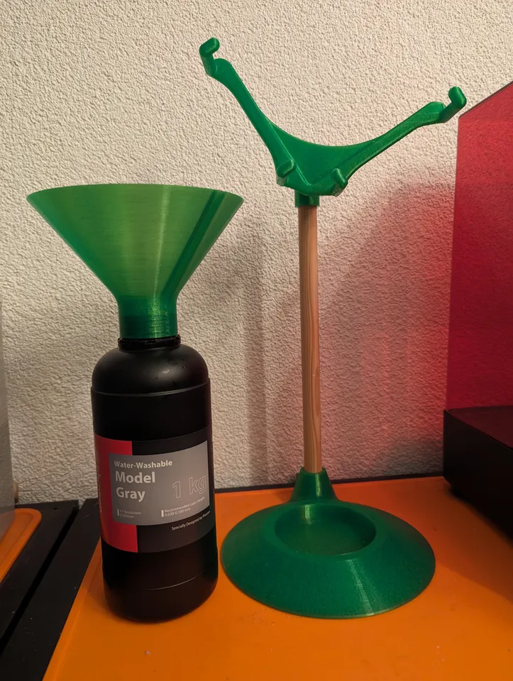 Funnel for Phrozen 1l Resin bottle by Manuel Beeler | Download free STL ...