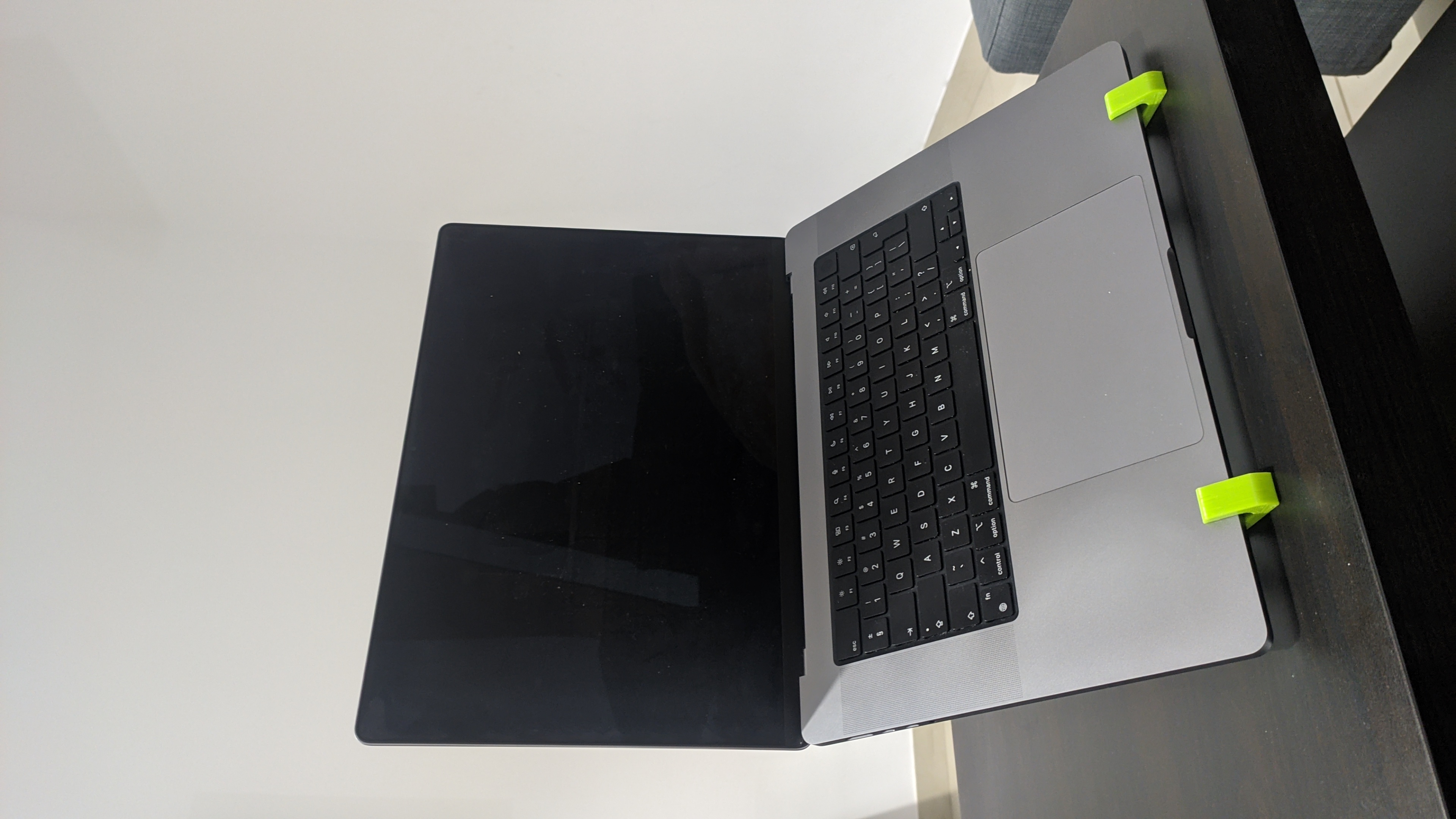 Laptop stand (parametric Fusion 360 model) von artzhookov | Kostenloses ...