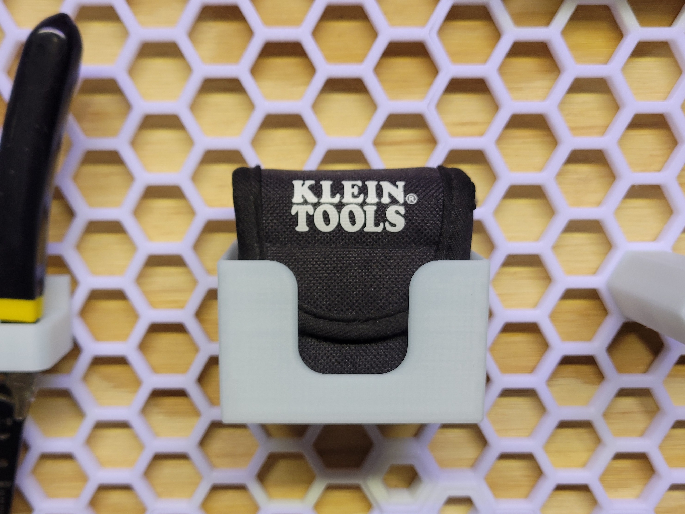 HSW Klein Electronic Level Holder by Phil Caruso | Download free STL ...