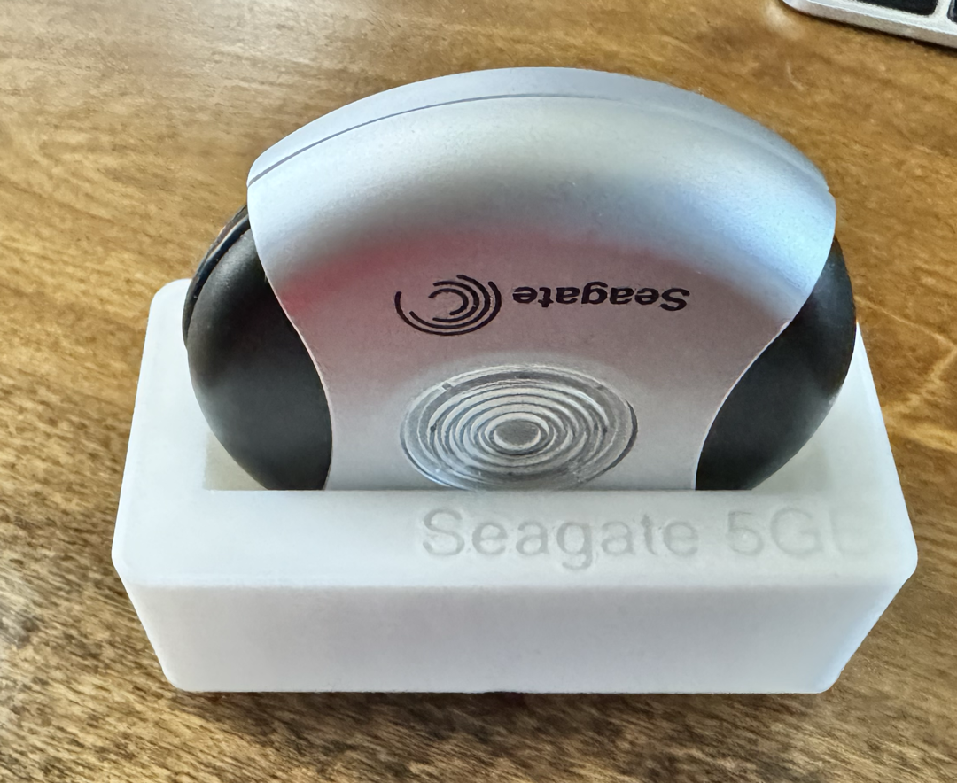 Seagate 5G USB Drive Holder - Gridfinity by gedeyenite | Download free ...