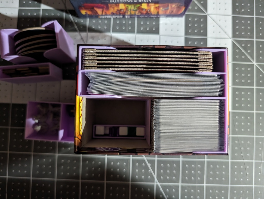 Gloomhaven Buttons and Bugs insert - Sleeved cards Compatible by PengLord | Download free STL ...