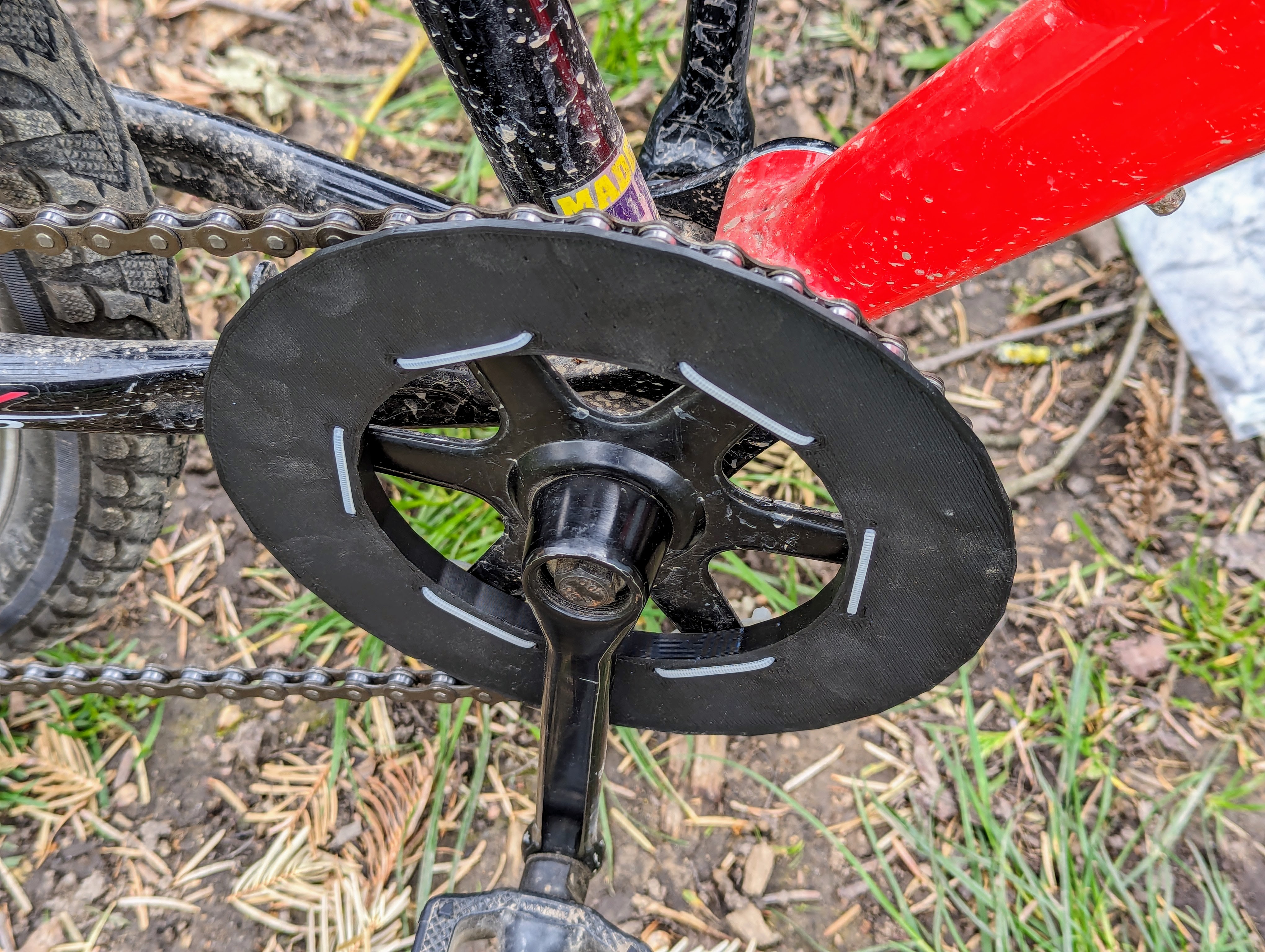 Universal bicycle chain guard by Pitel | Download free STL model ...