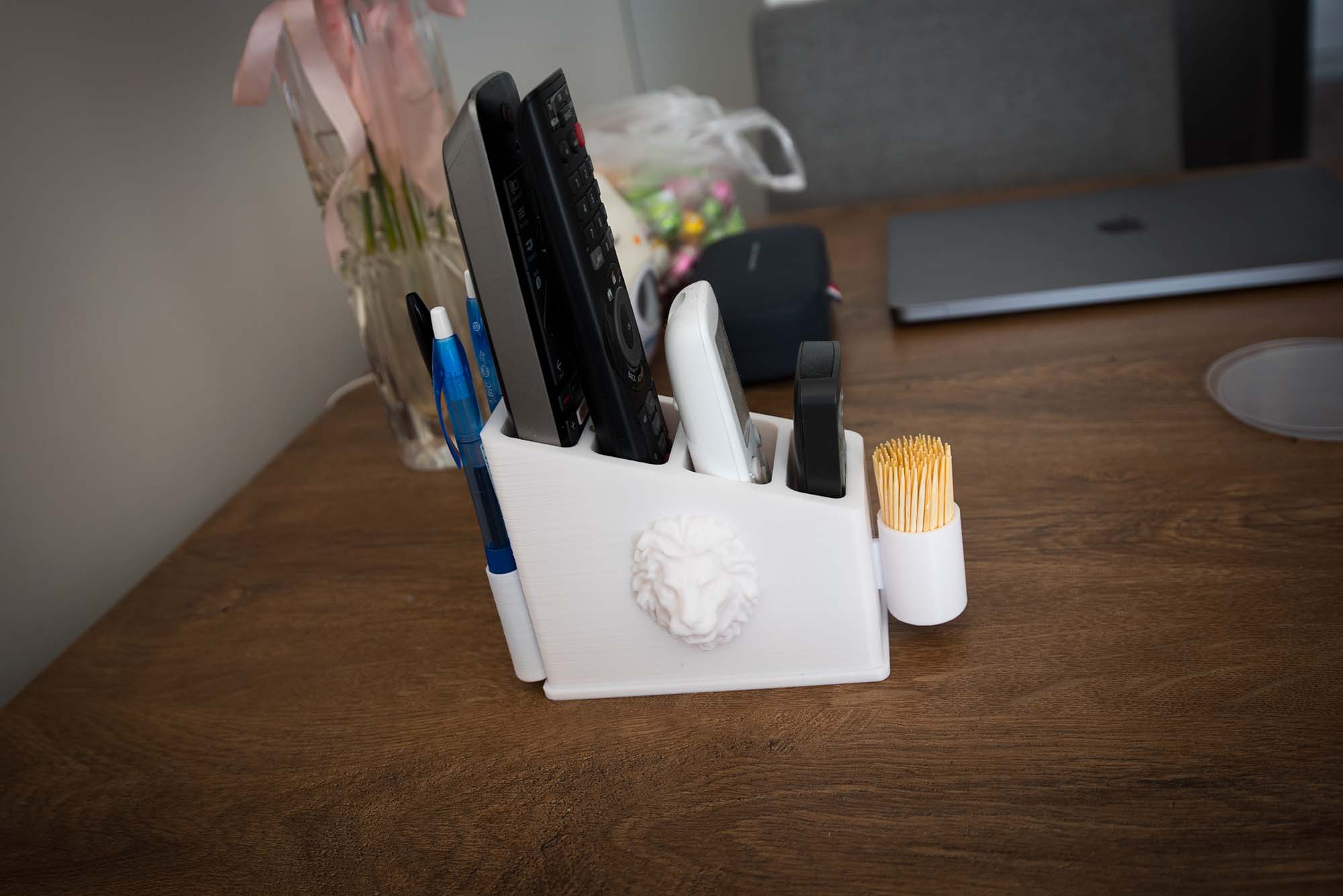 Royal remote controls holder stand by Tautvydas Deržinskas | Download ...
