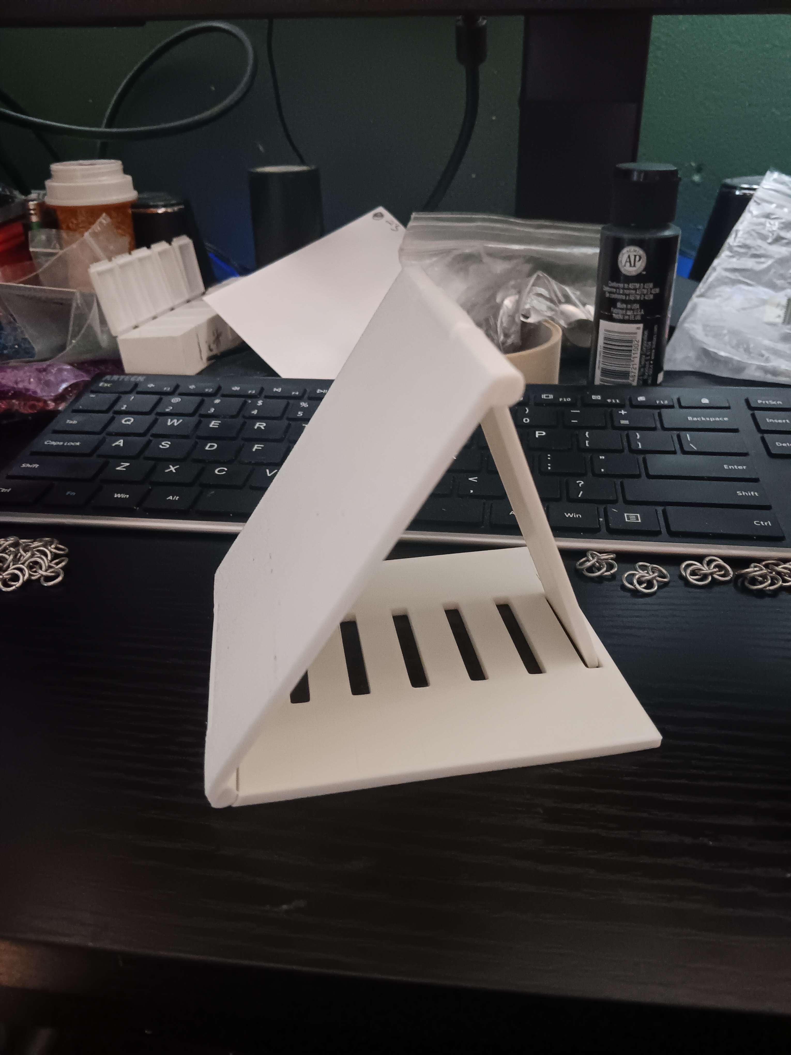 Puck Light Holder Stand by Des Troy | Download free STL model | Printables.com