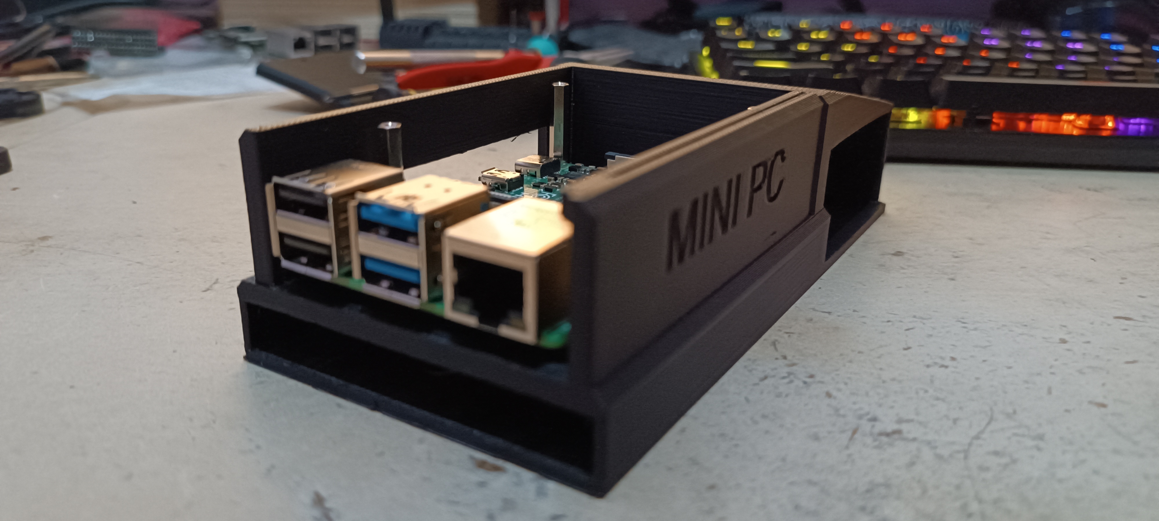 Raspberry Pi 4 android radio/headunit case with slot for hdmi to rca ...