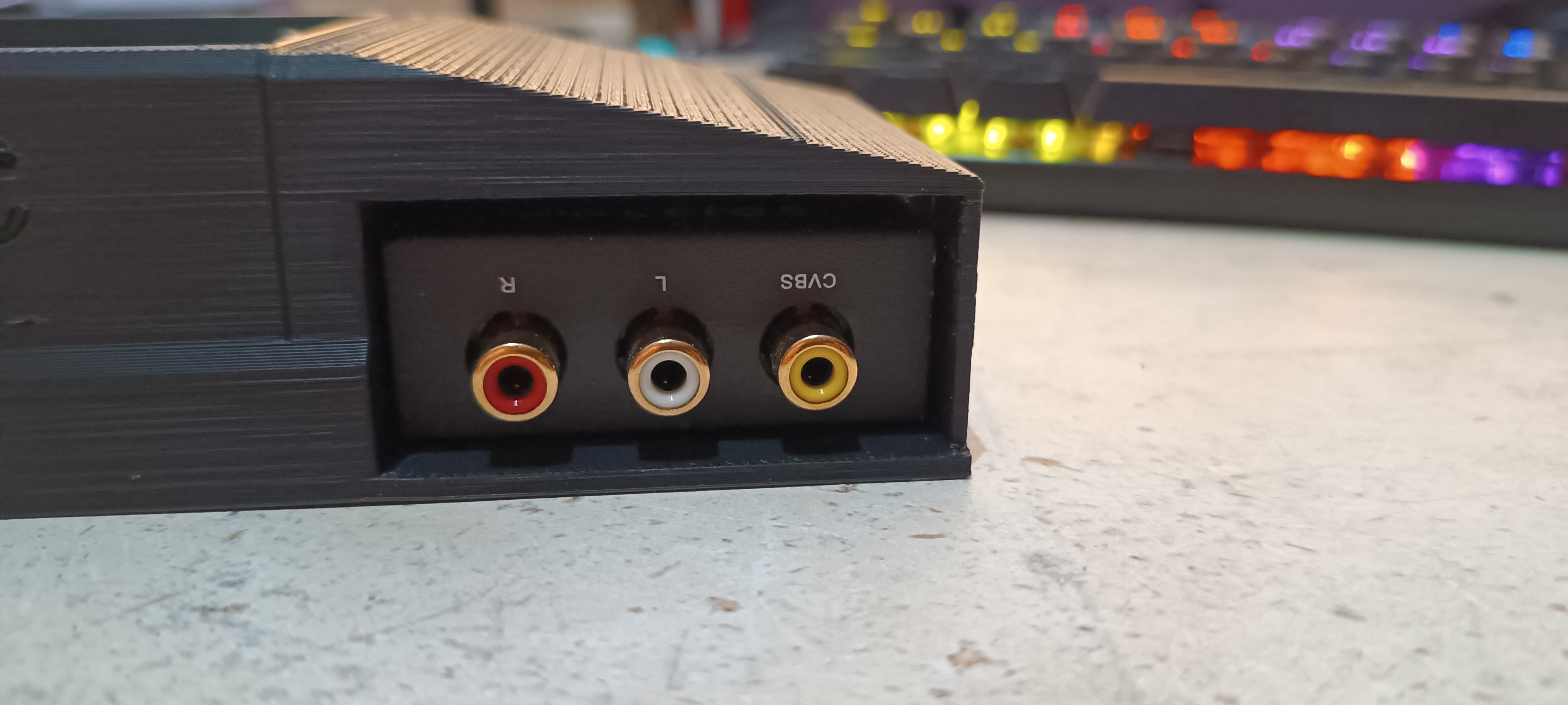 Raspberry Pi 4 android radio/headunit case with slot for hdmi to rca ...