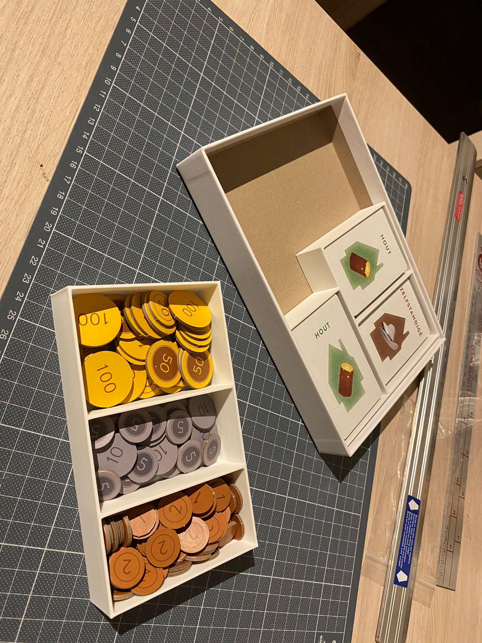 Villagers (flat box) inserts by Dalvin | Download free STL model ...