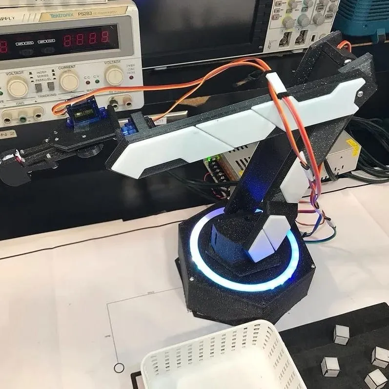 servo Robot Arm 4DOF by sebastian barrio | Download free STL model ...