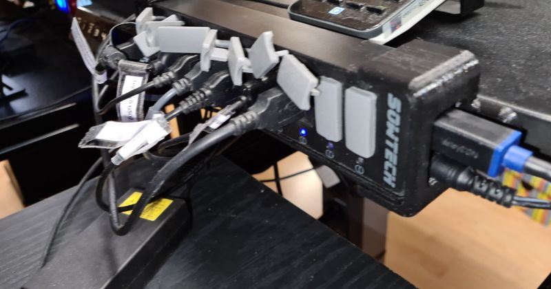 USB Hub Table Mount by eisenfliege | Download free STL model ...