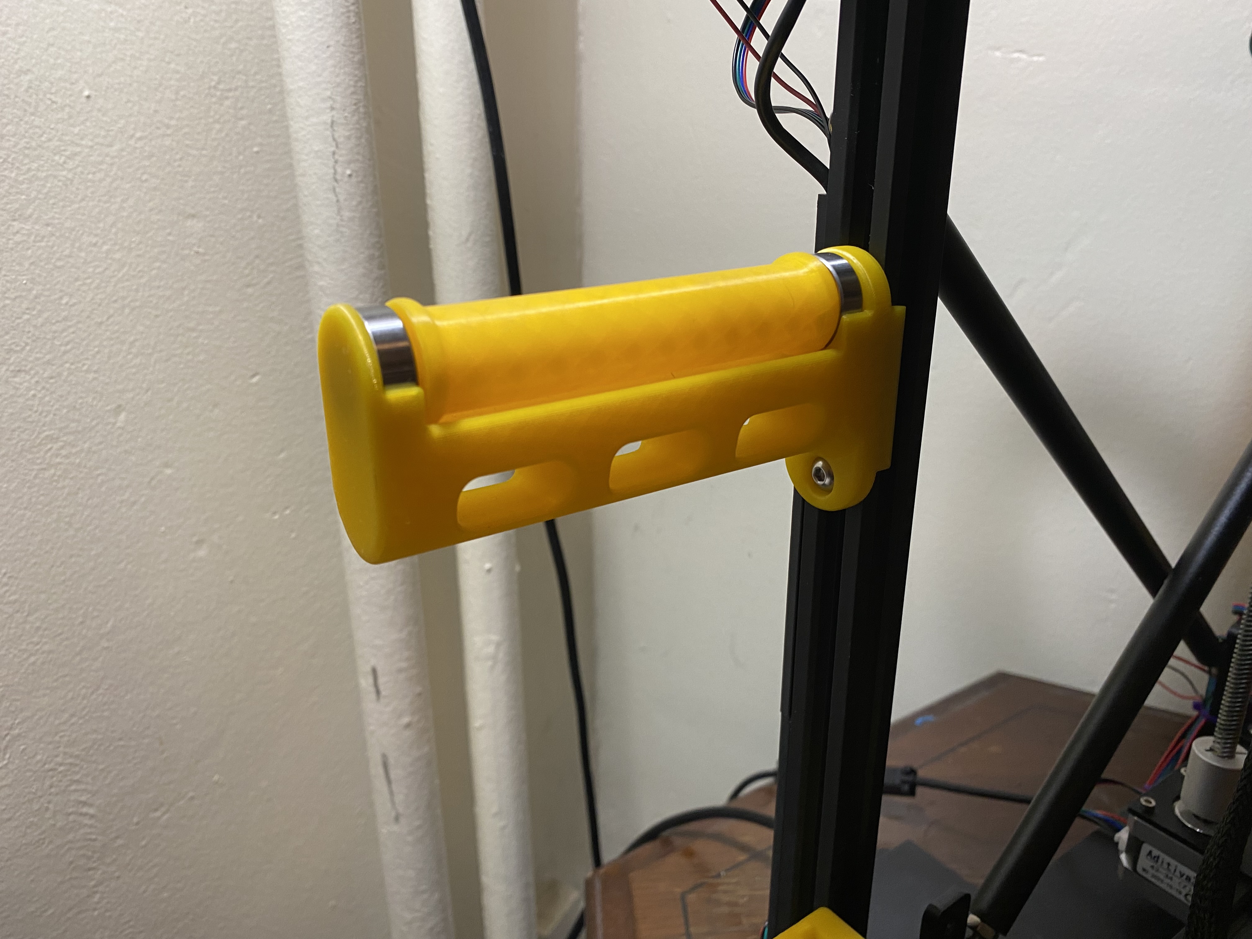 Filler Spool Holder - 2020 Mount por iron_swan | Descargar modelo STL ...