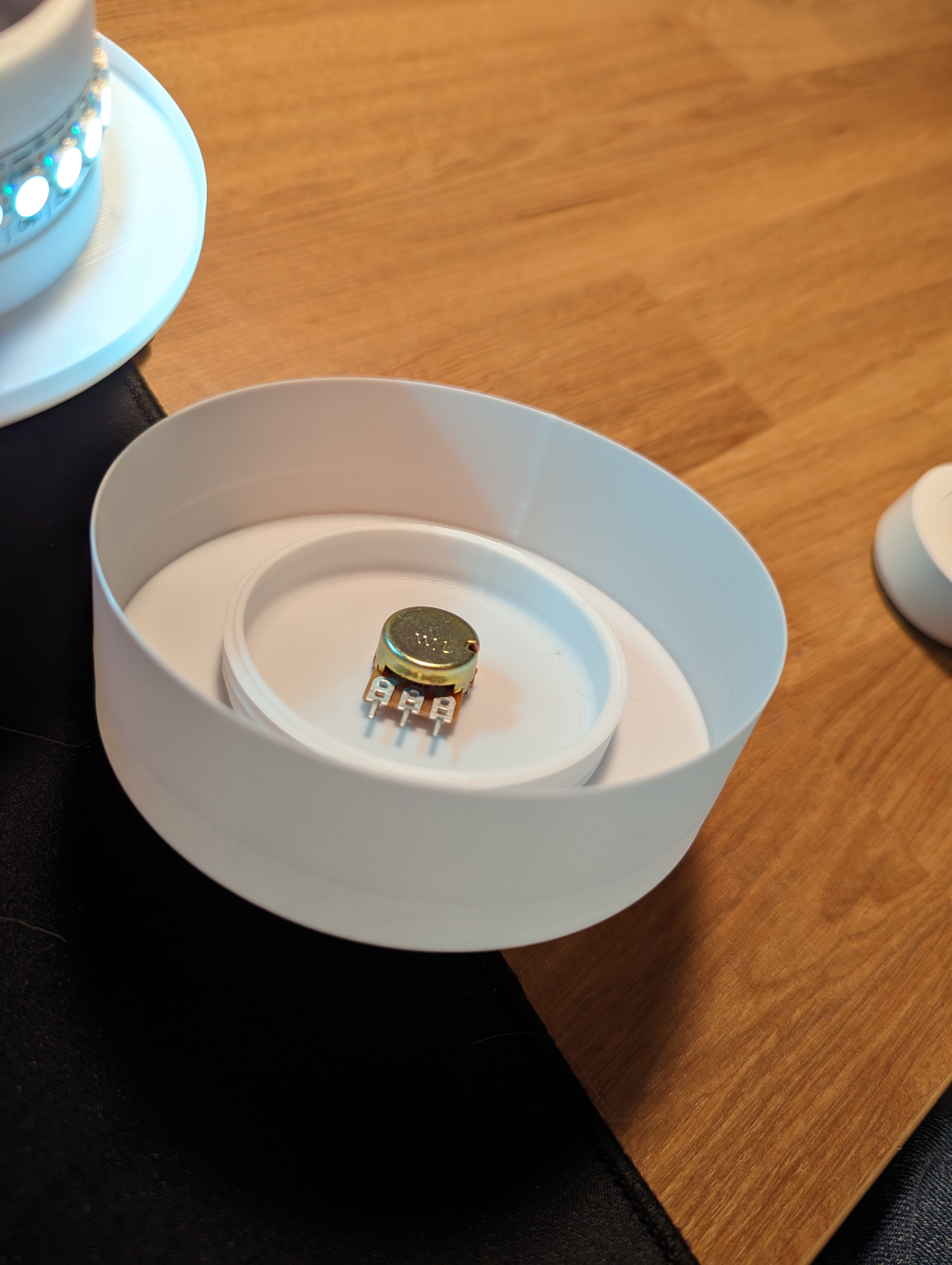 Midcentury LED Lamp by kn100 | Download free STL model | Printables.com
