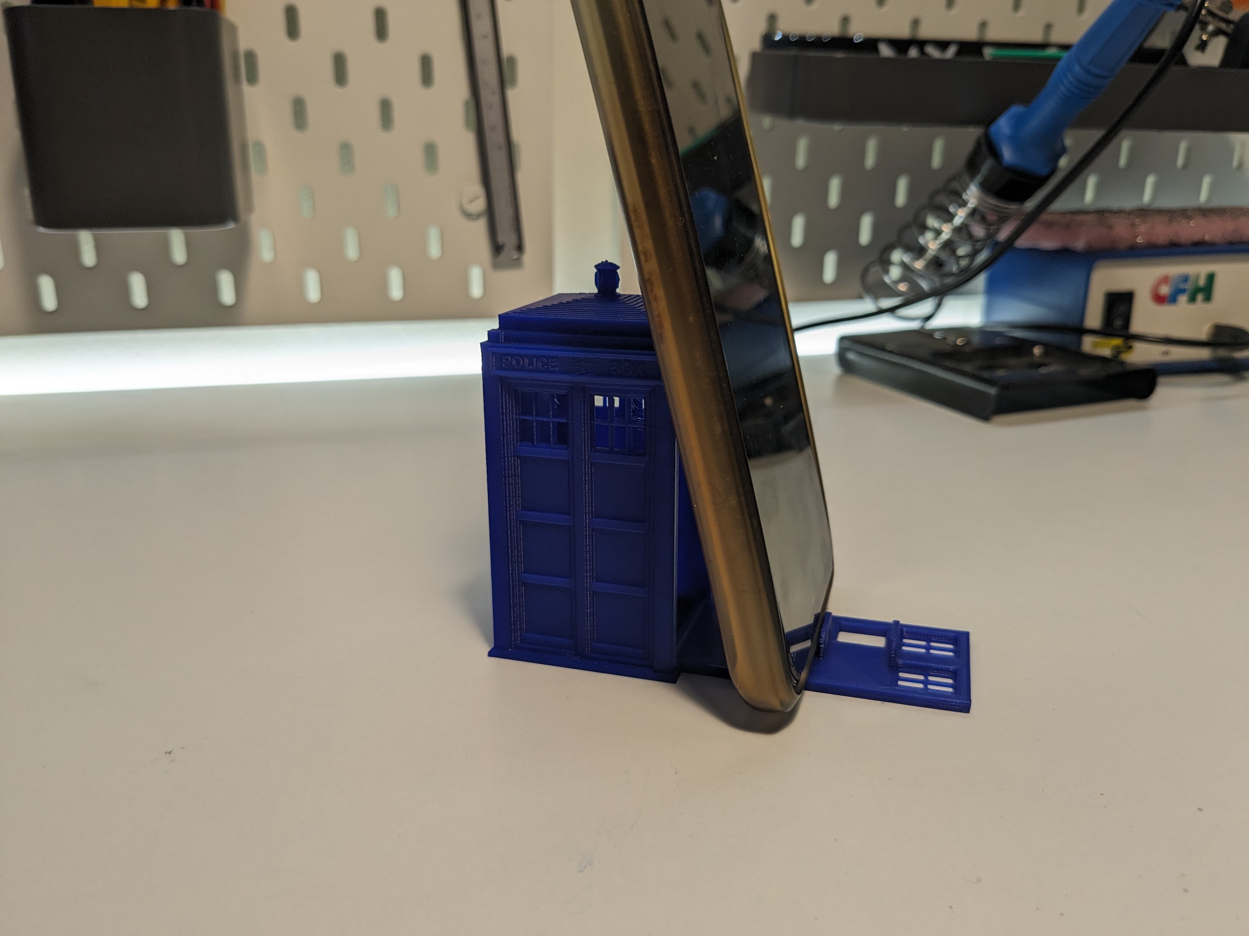 Tardis Doctor Who Phone Stand || print-in-place by TooMuchESP ...