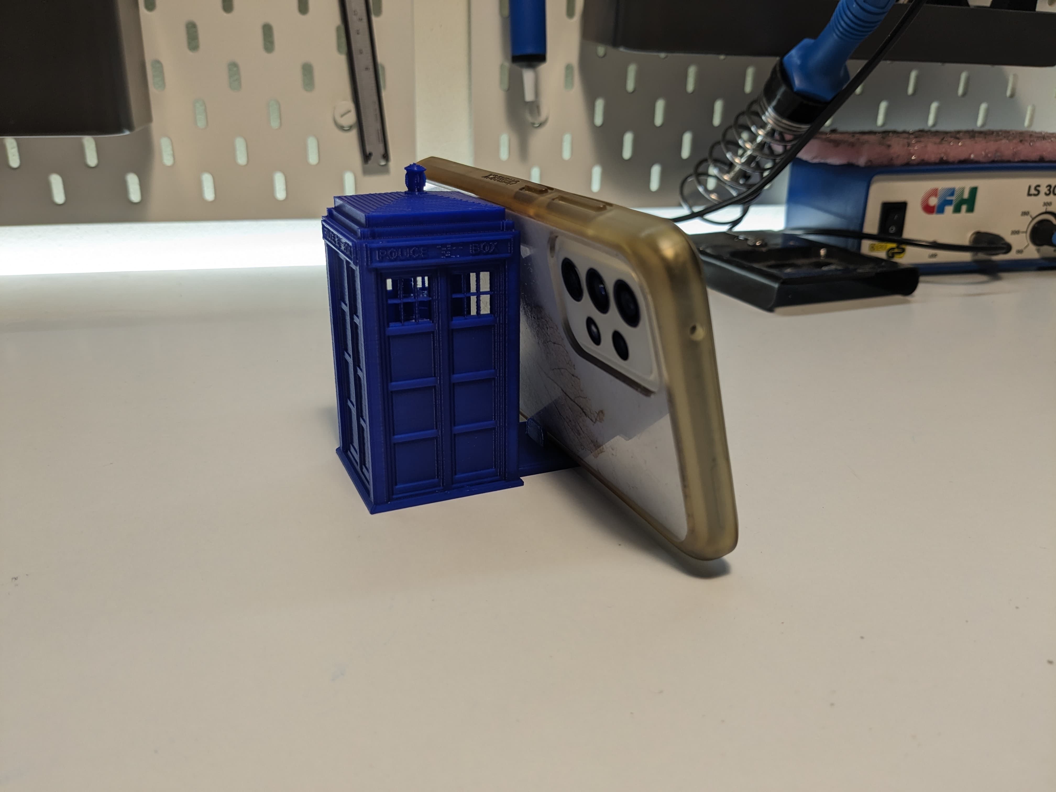 Tardis Doctor Who Phone Stand || print-in-place by TooMuchESP ...