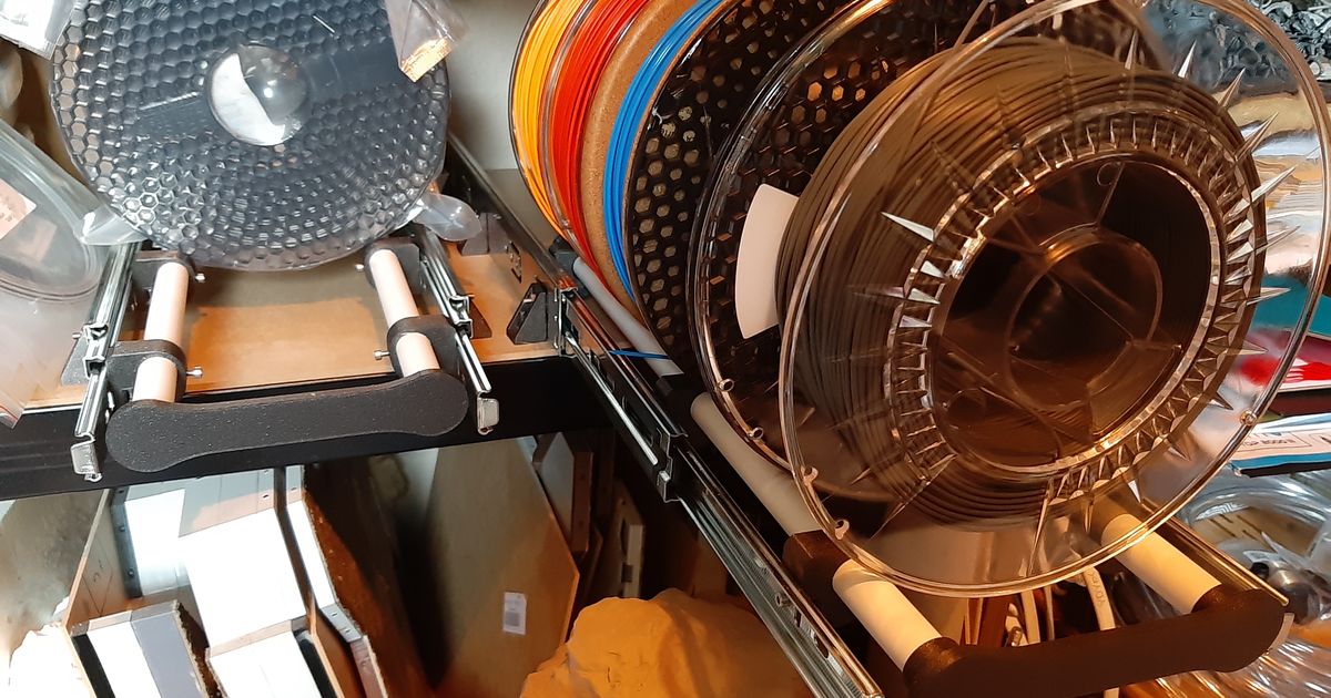 Sliding Rack for Filament Spools by VoyMakesMinis | Download free STL ...