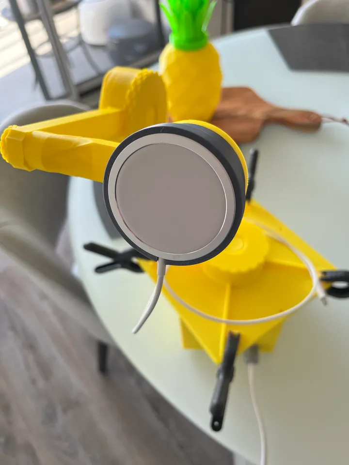 Magsafe Tripod Adapter w/Eject by snkxn75dvs | Download free STL model ...