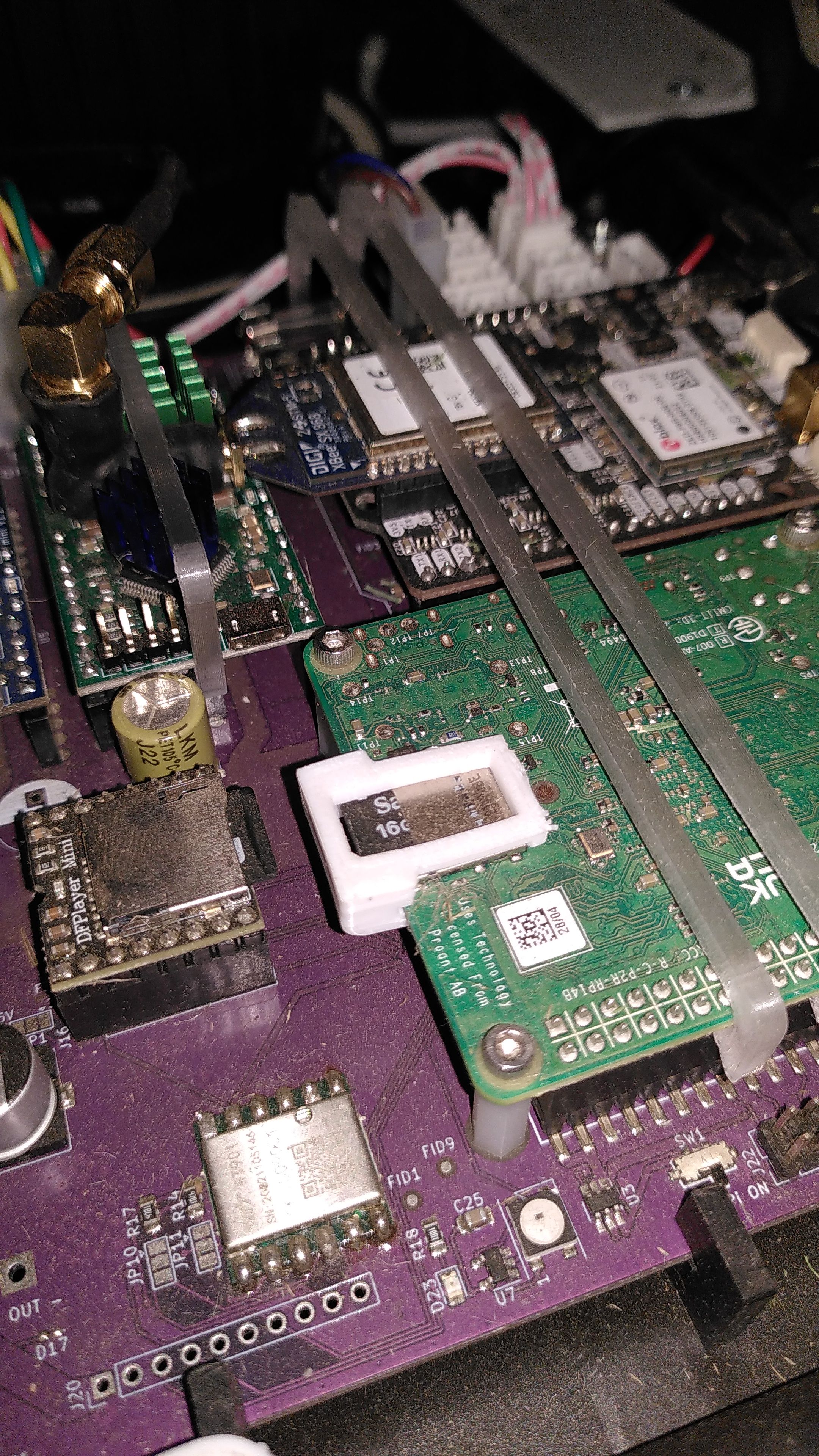 Raspberry Pi sd card lock clip by ge.m | Download free STL model ...