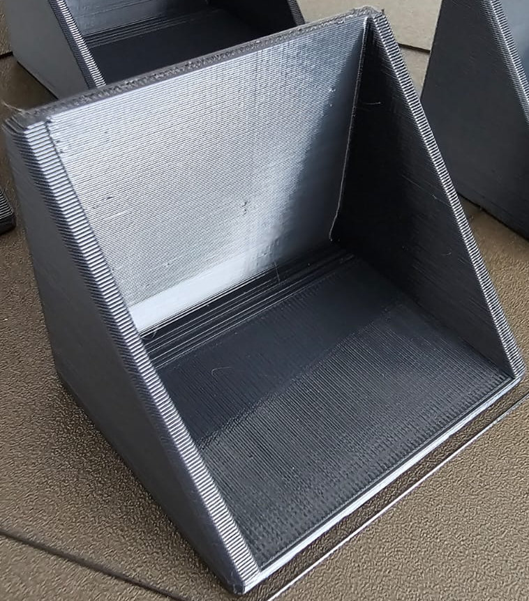 Corner protector for tables and paintings (parametric) by NelisW ...