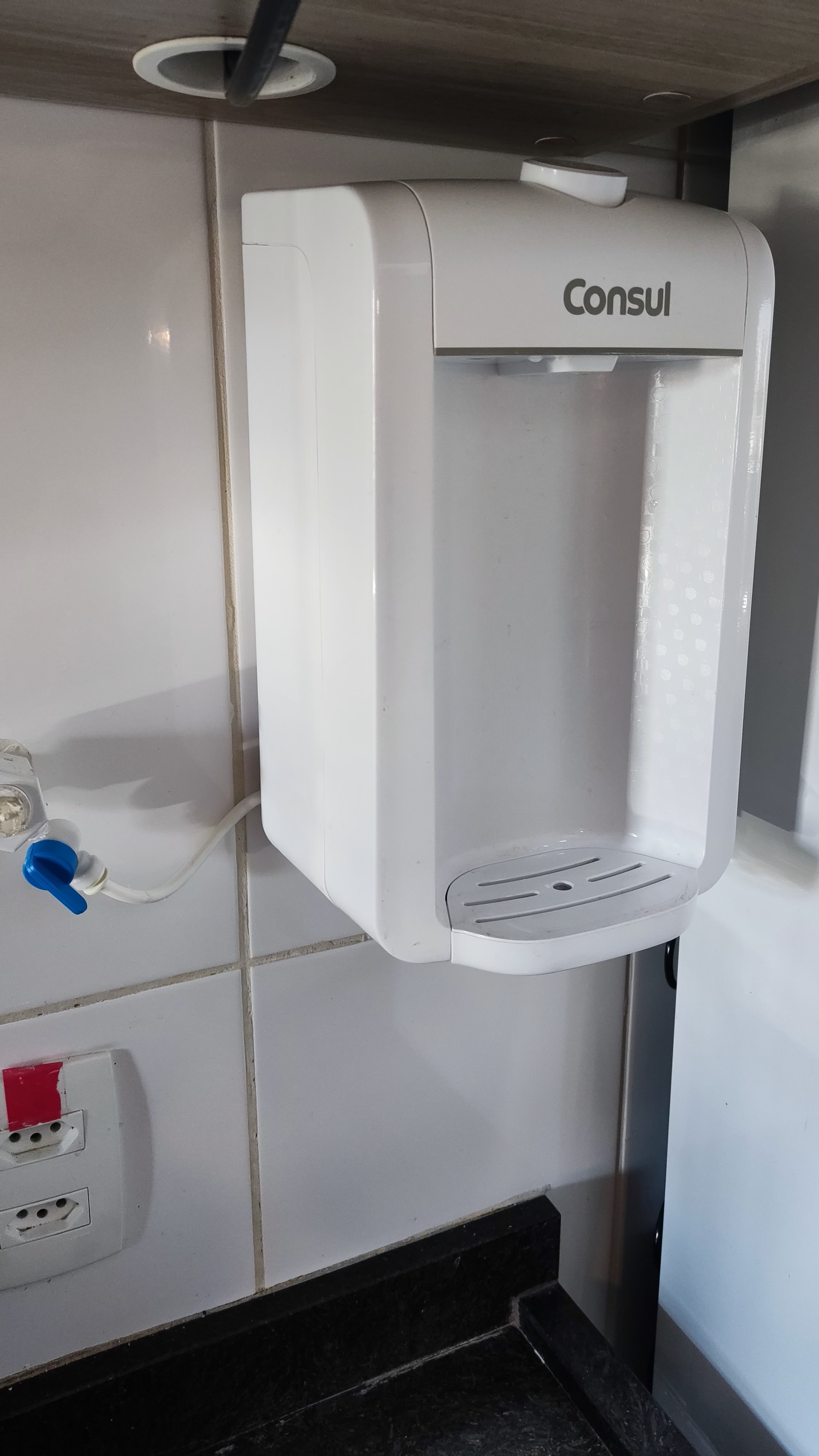 Water Filter Wall Mount - No drilling by Anderson Almeida | Download ...