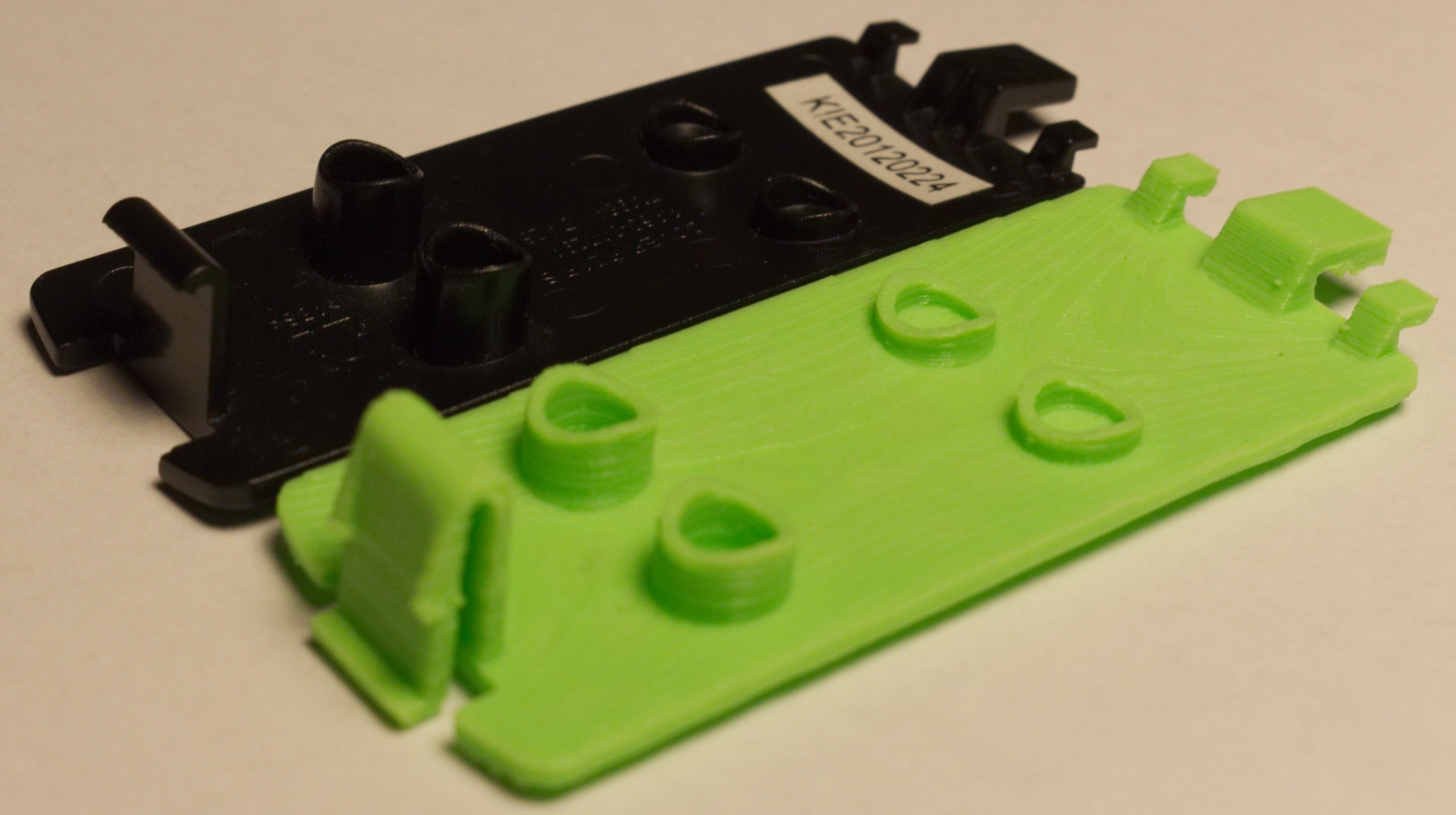 Samsung TV Remote Battery Cover by AngryCarrot | Download free STL ...