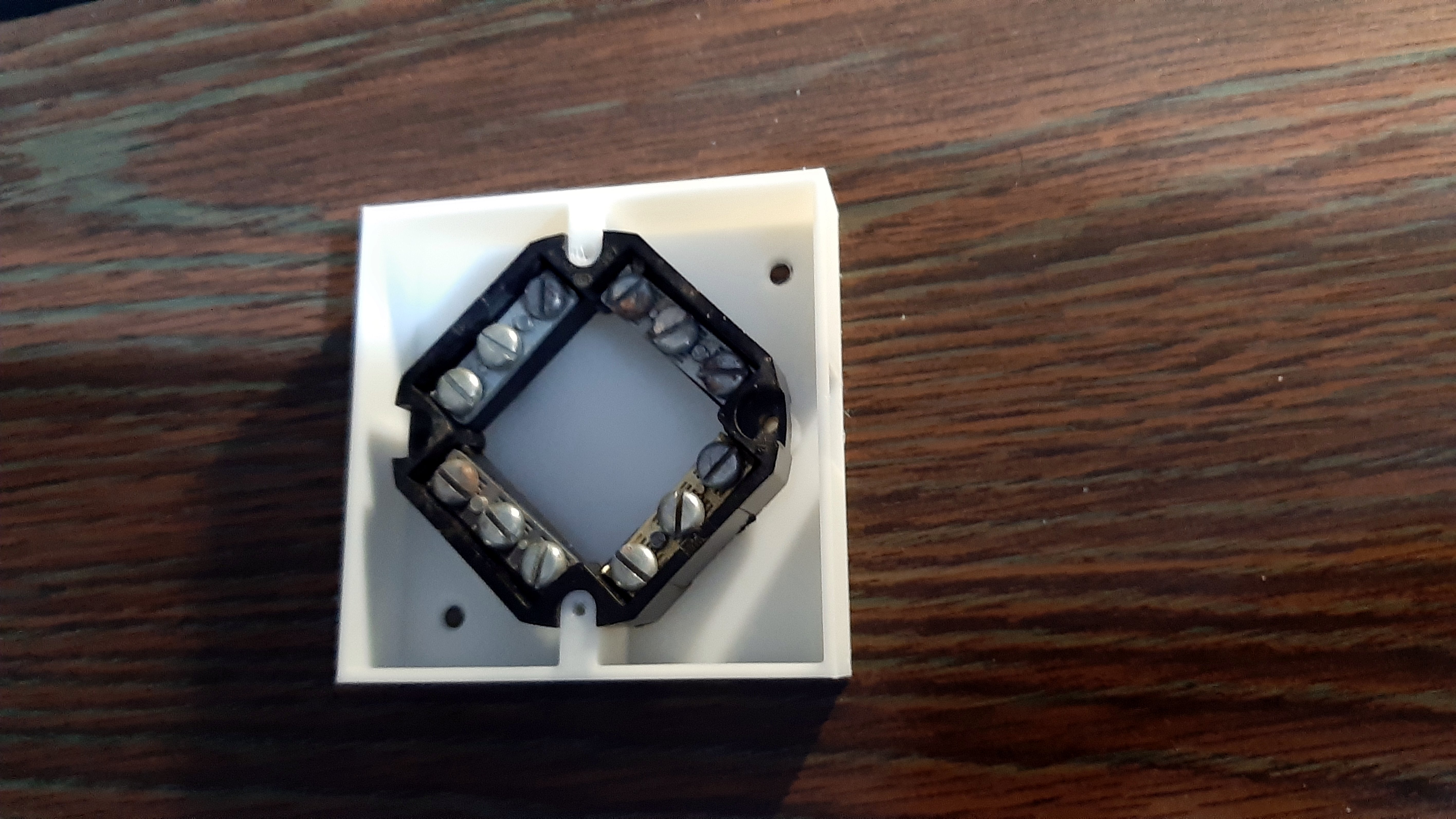 Electrical wall mounting box EU by BódiT | Download free STL model ...