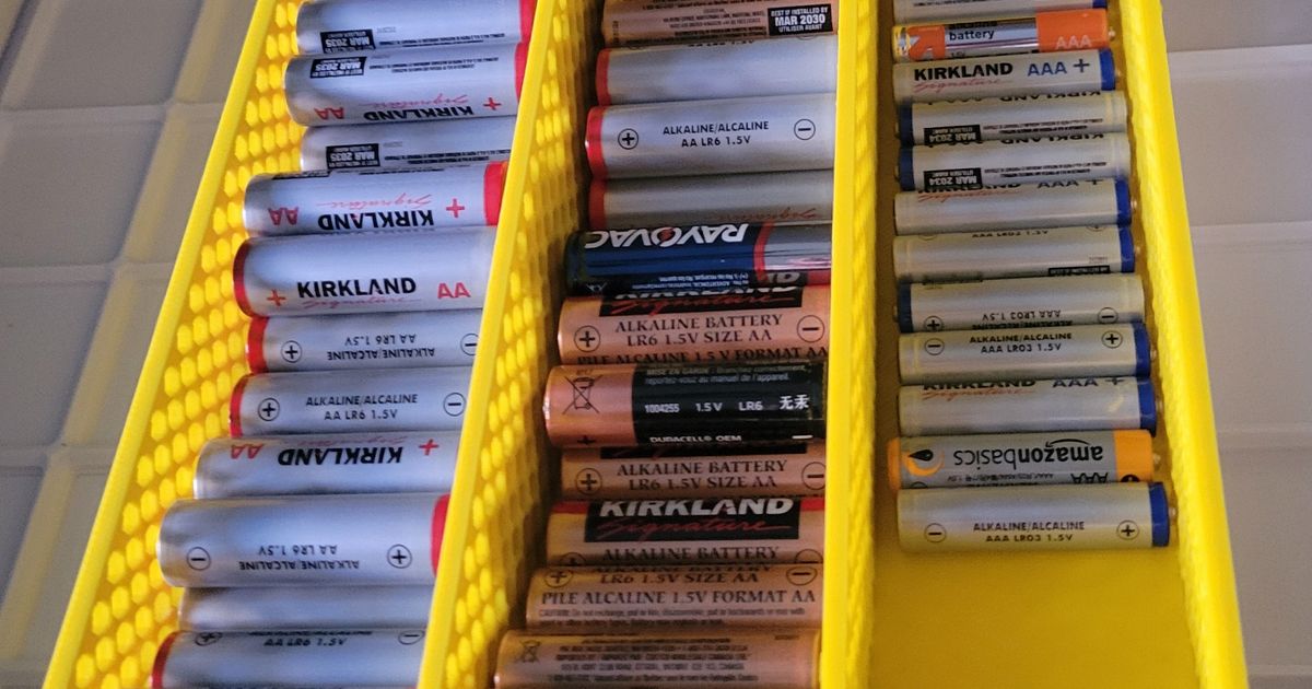 Large Battery (AA & AAA) Gridfinity Organizer 7x4 by iTerminate ...