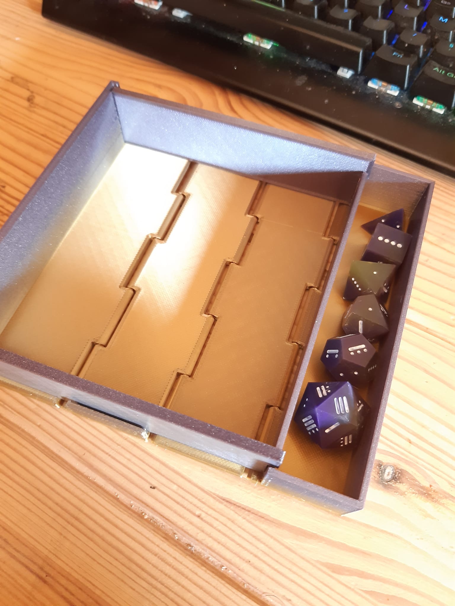 Foldable dice box and tray by Bertolen | Download free STL model ...