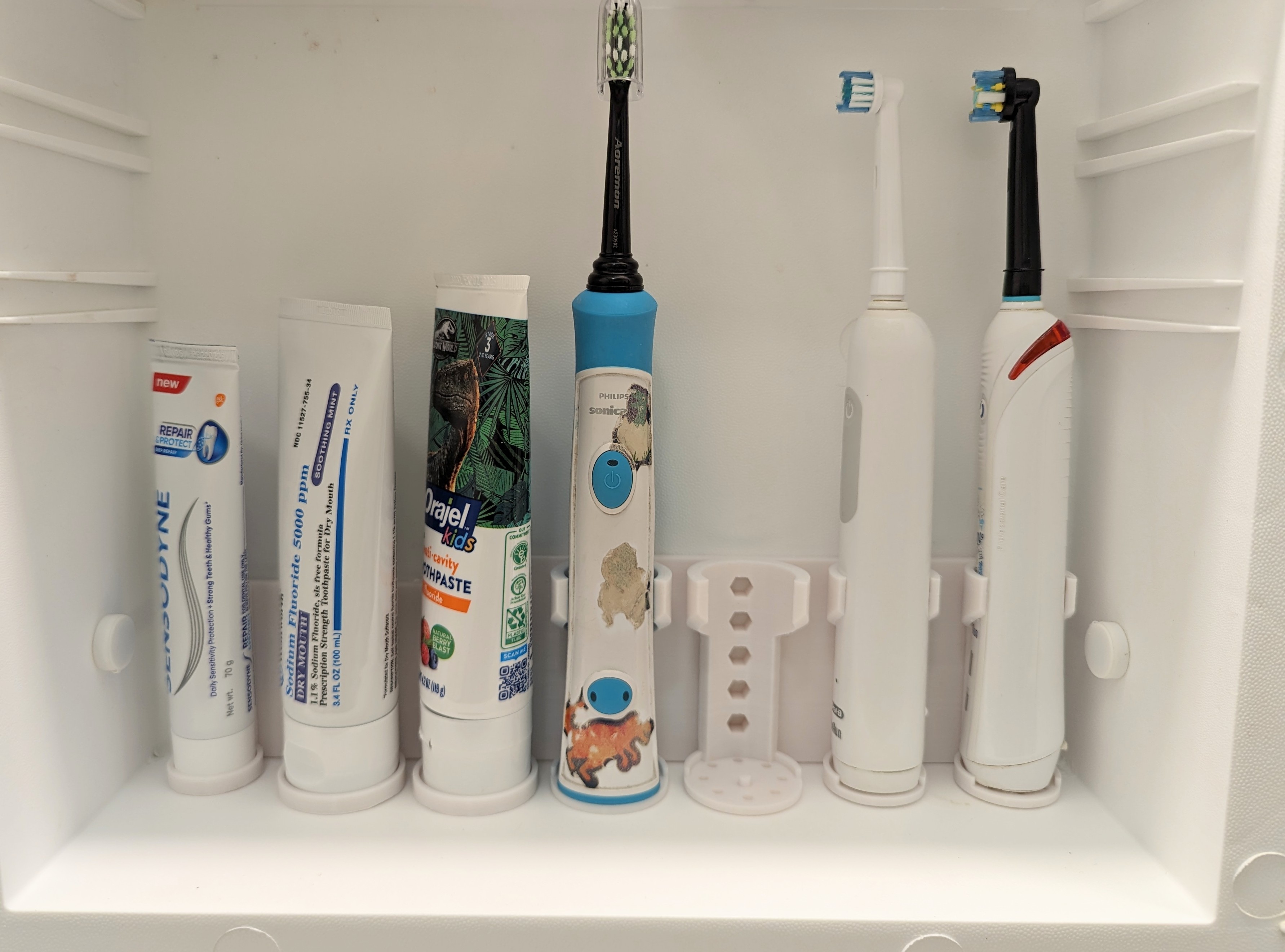 Ultimate Customizable Toothbrush/Toothpaste Holder by MRedmon ...