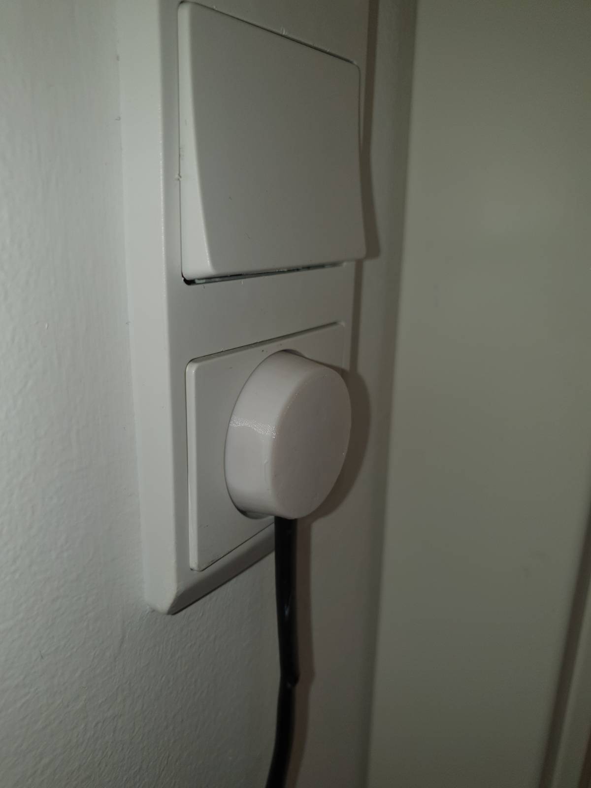 Ultra-slim power plug for Danish sockets (Type K) by floe | Download ...
