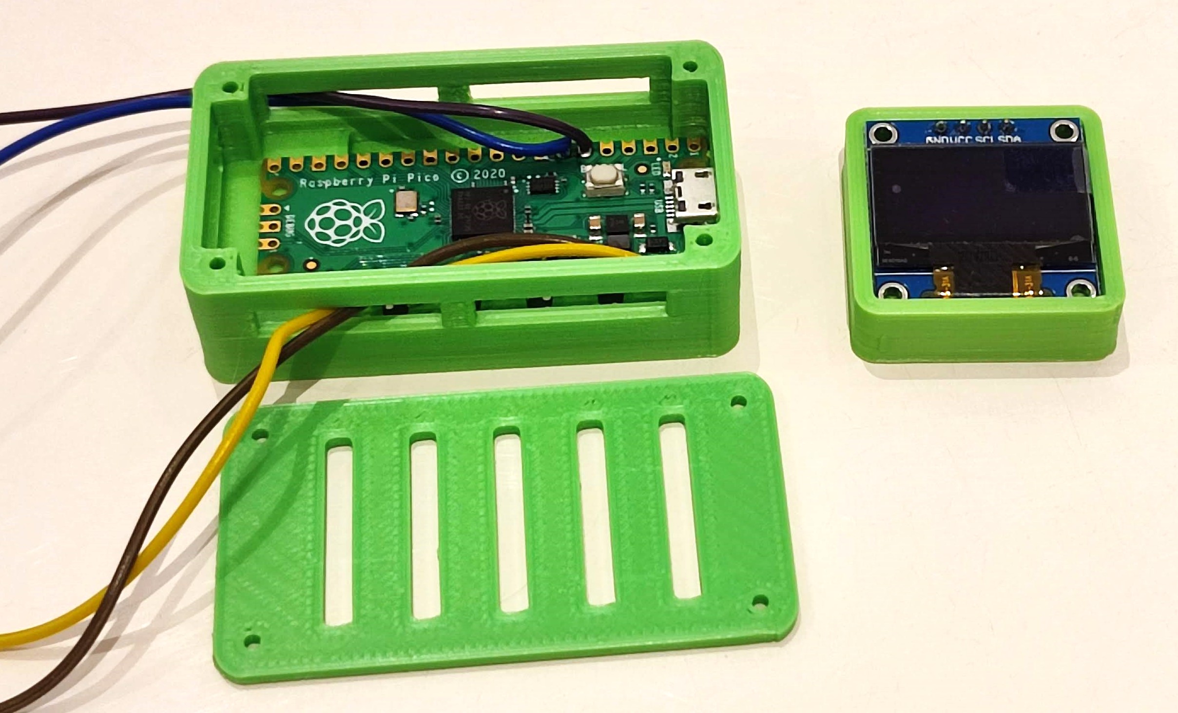 Raspberry Pi Pico Case and LCD Holder par Leigh Williams | Téléchargez gratuitement un modèle ...