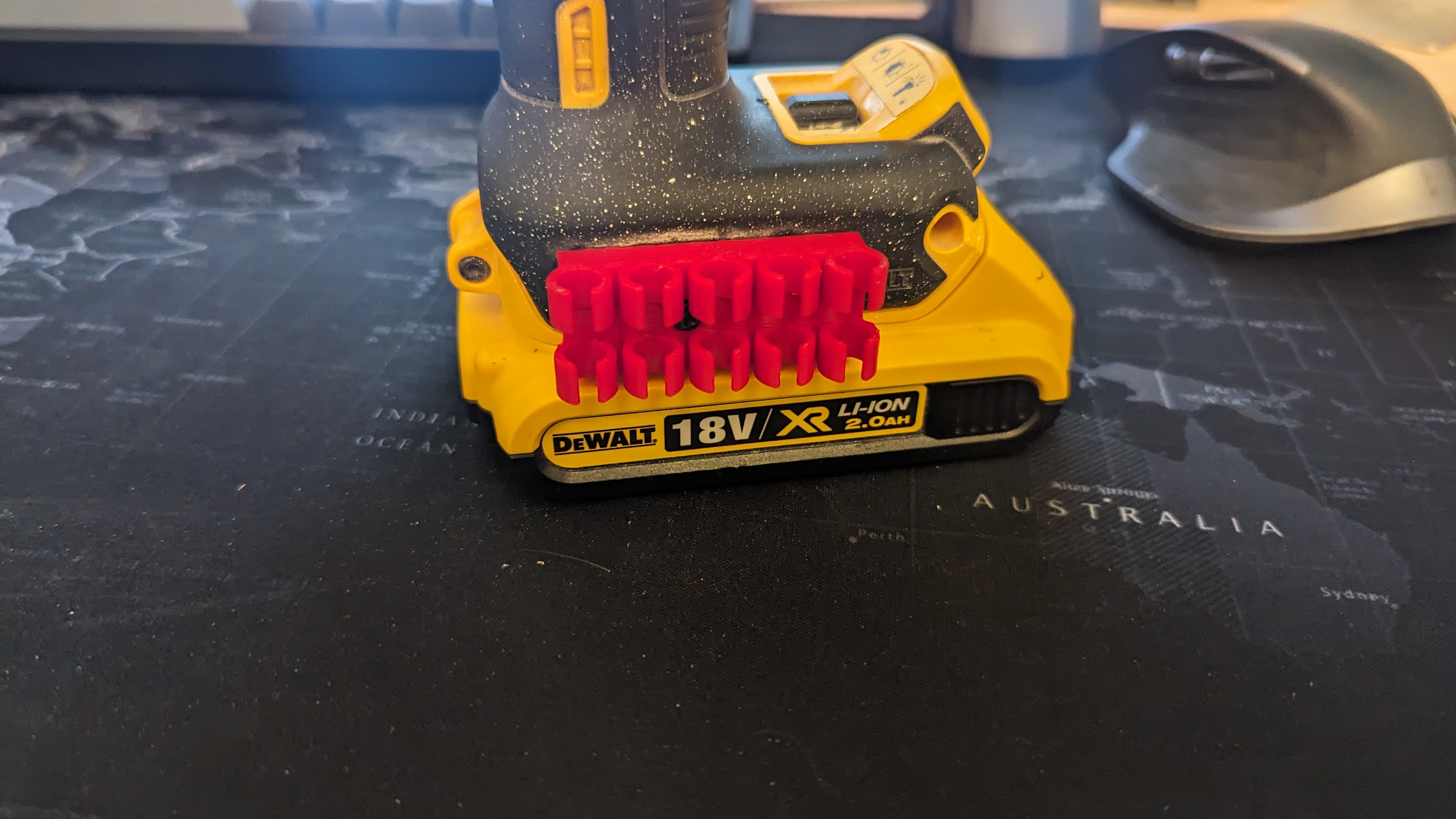 DeWalt Bitholder by Richard Bernards | Download free STL model | Printables.com
