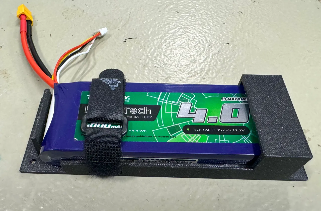 Lipo Battery Holder - Parametric - OpenSCAD by Michael | Download free STL model | Printables.com