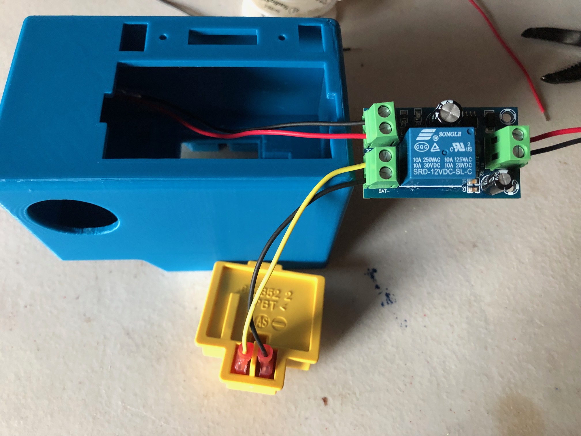 Portable PSU and USB-C charger for Makita 18V and external power brick ...