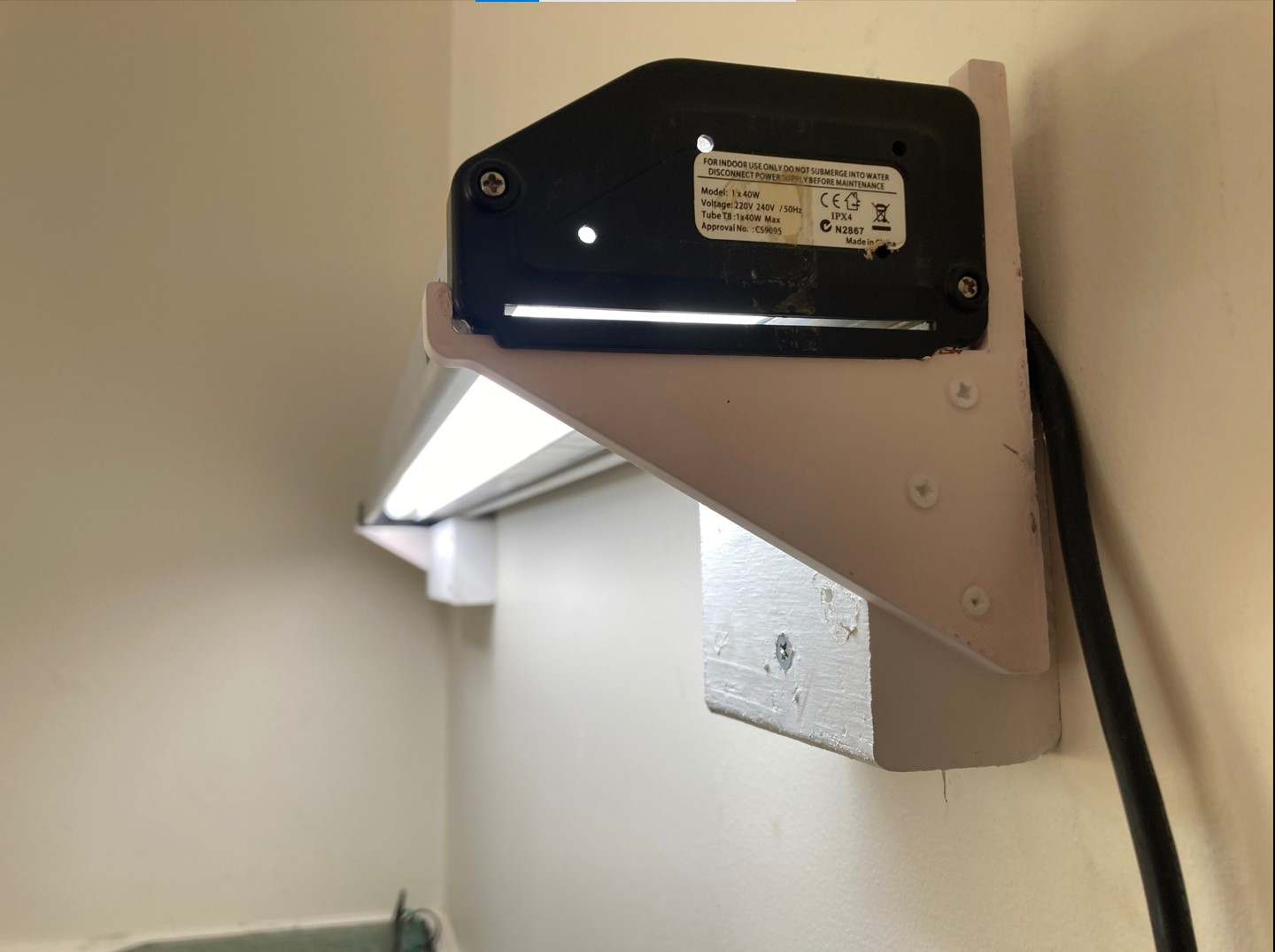wall bracket for aqua one aquarium light by tatduk | Download free STL ...