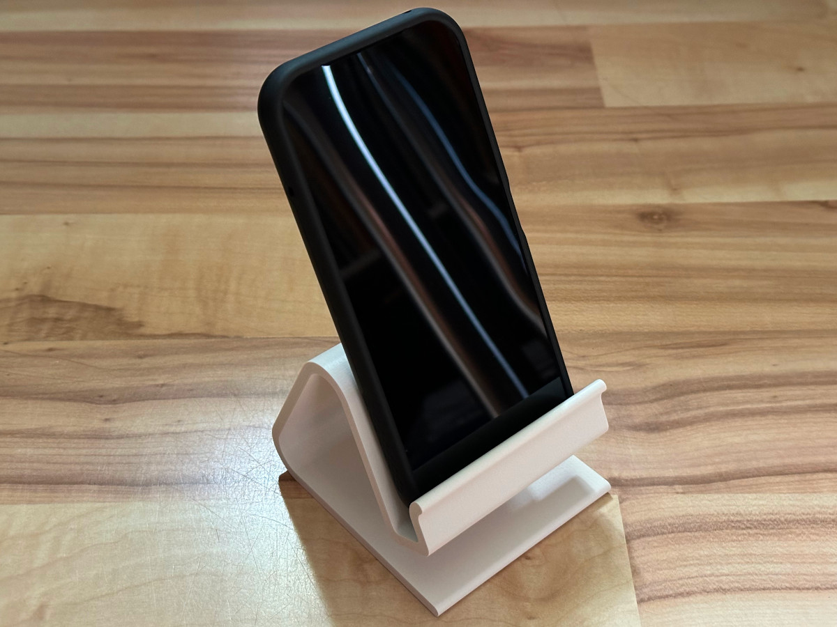 Smartphone Stand by Robert | Download free STL model | Printables.com
