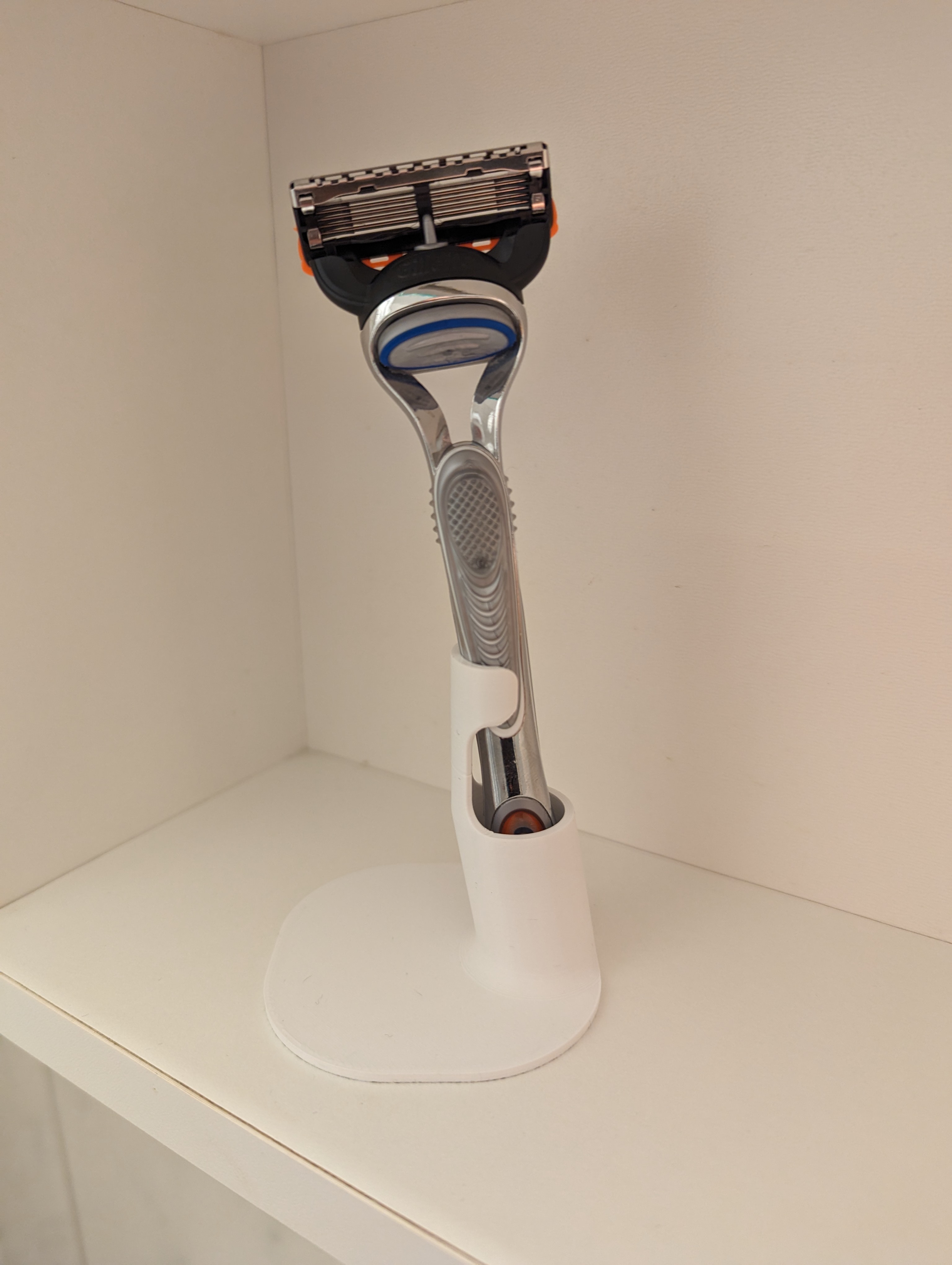 Stand for one Gilette Fusion razor by Manuel Beeler | Download free STL ...
