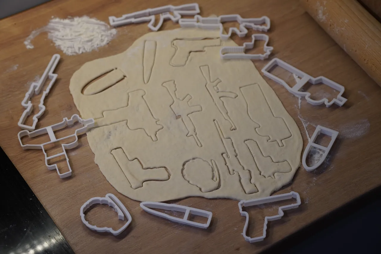 Guns cookie cutters by Cuntan Marius | Download free STL model ...