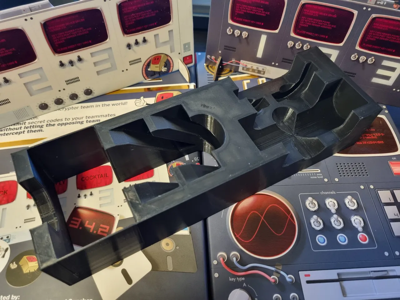 Decrypto Insert by gycklarn | Download free STL model | Printables.com