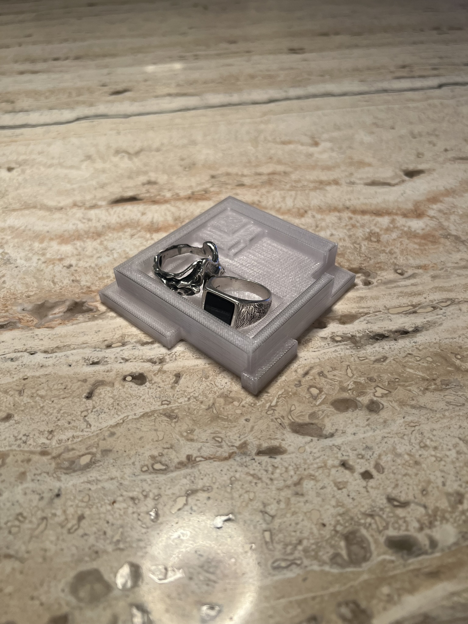 Small Cubic Ring Holder Tray by Mona_Overdrive | Download free STL ...