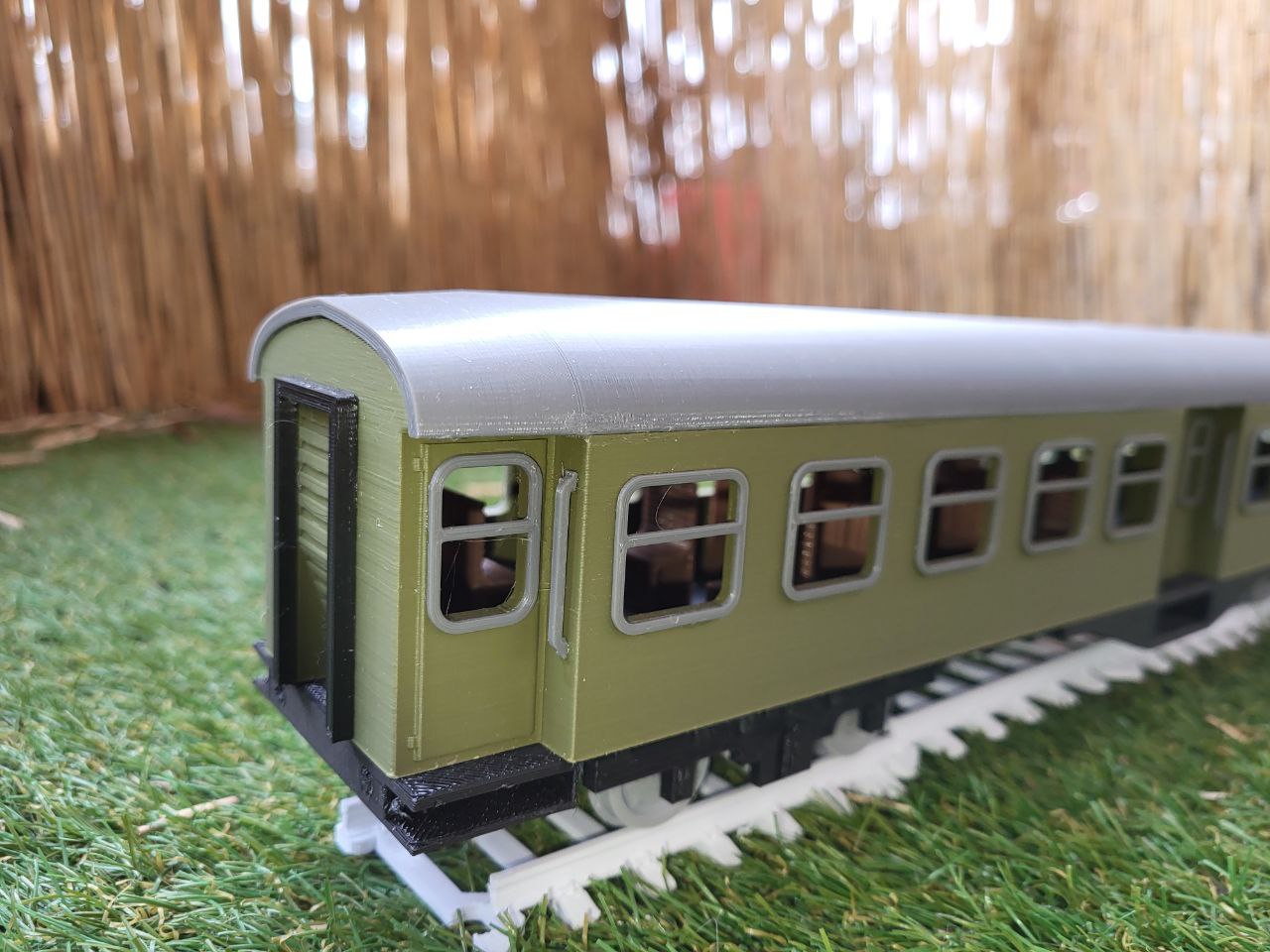 DB UMBAUWAGEN AB4YDE - DB COACH AB4YGE - SPUR 0 - O GAUGE 1/45 by ASKA ...