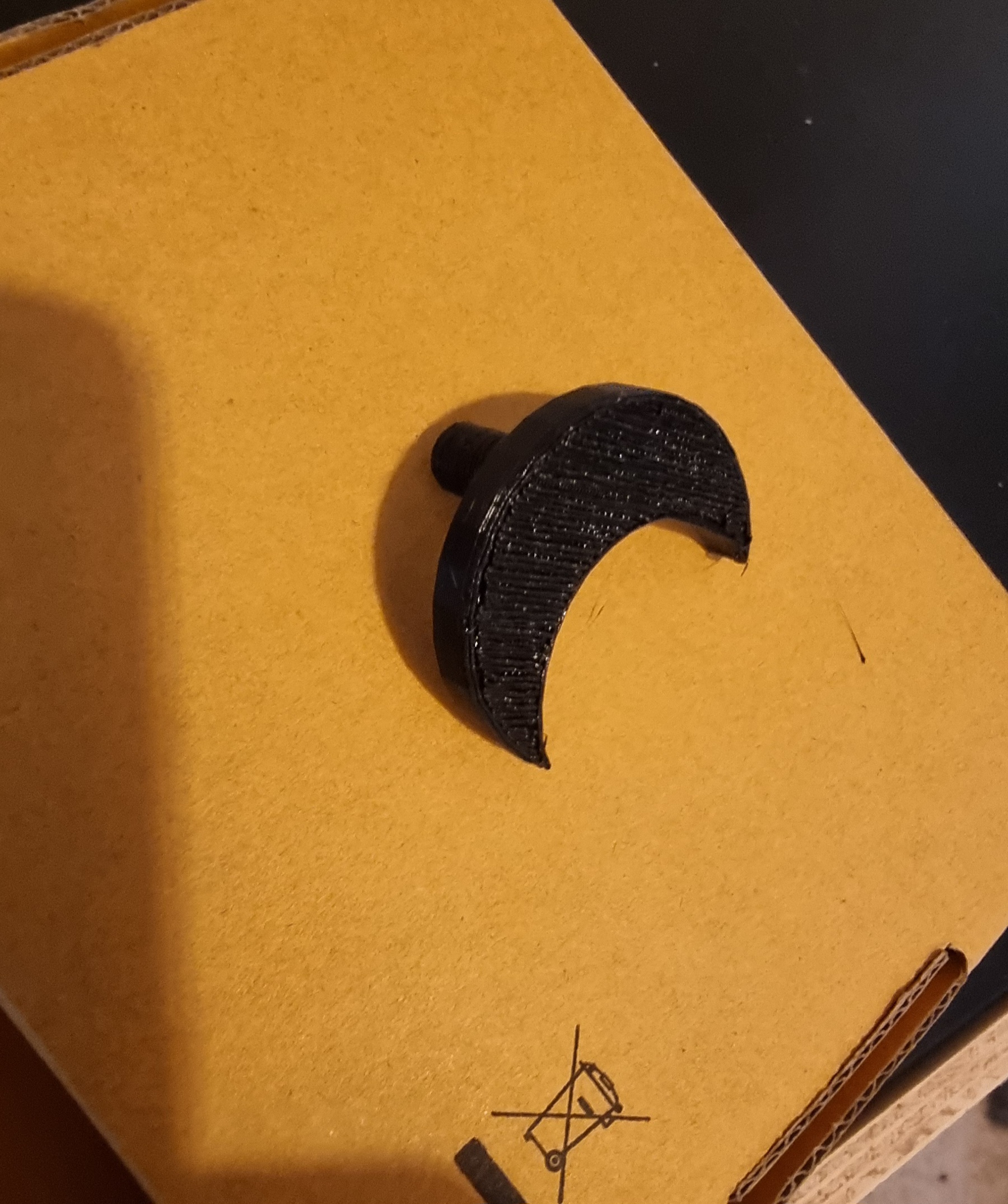 Cabinet handle crescent moon by Michael B. | Download free STL model ...