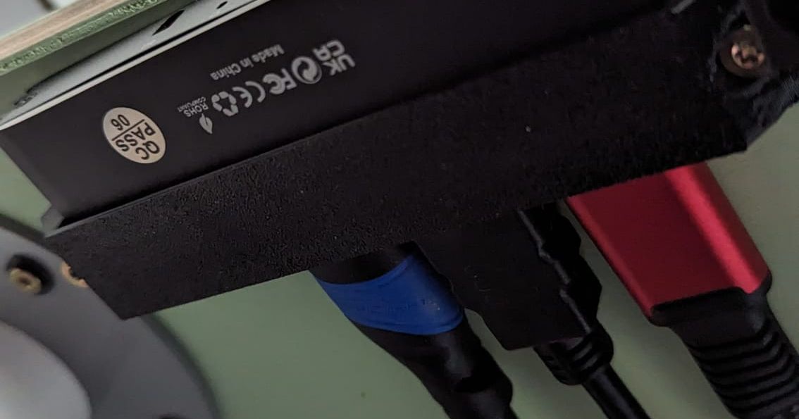 HDMI Switch Desk Mount by PHILiousity | Download free STL model ...