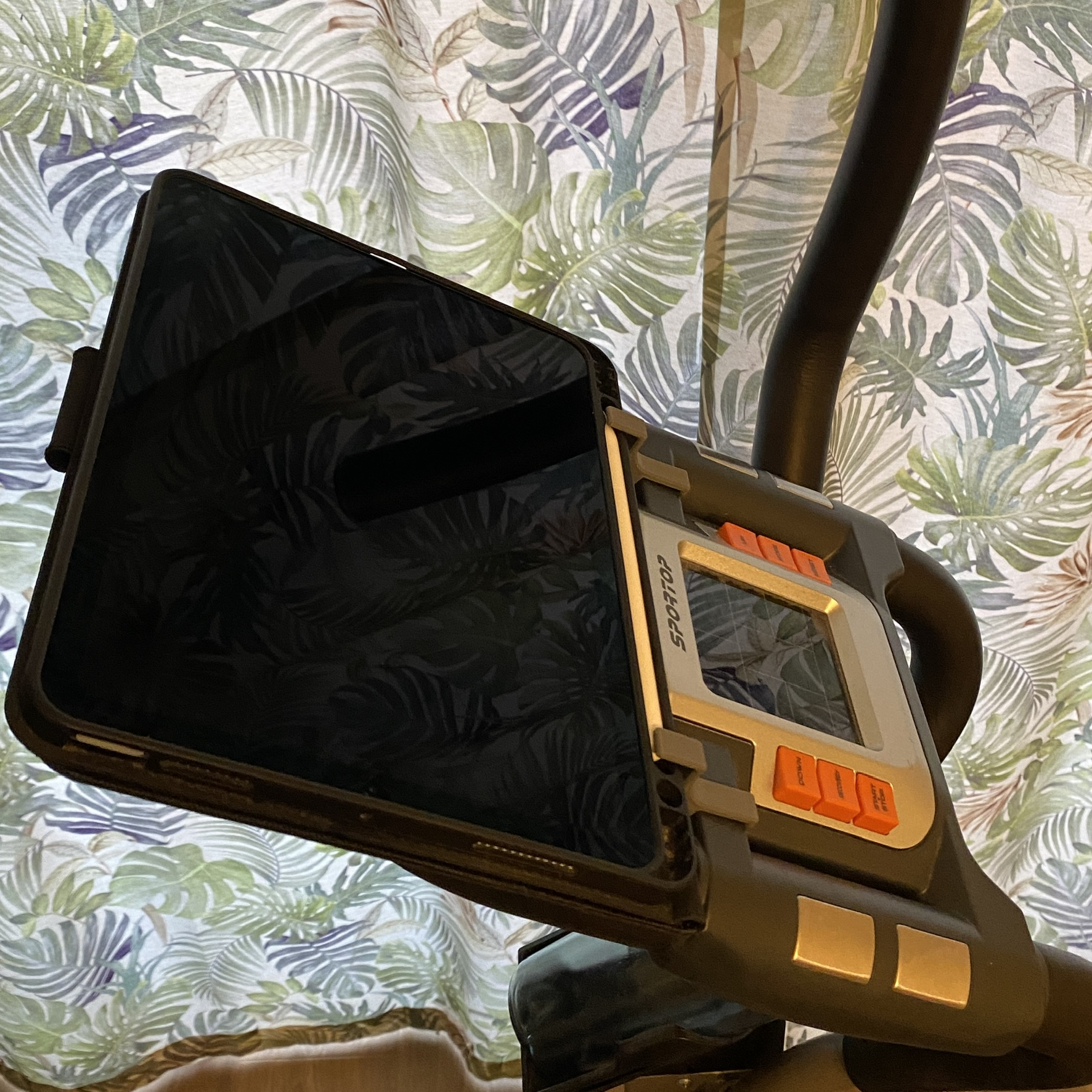 Sportop E850P Elliptical tablet clip by revo | Download free STL model ...