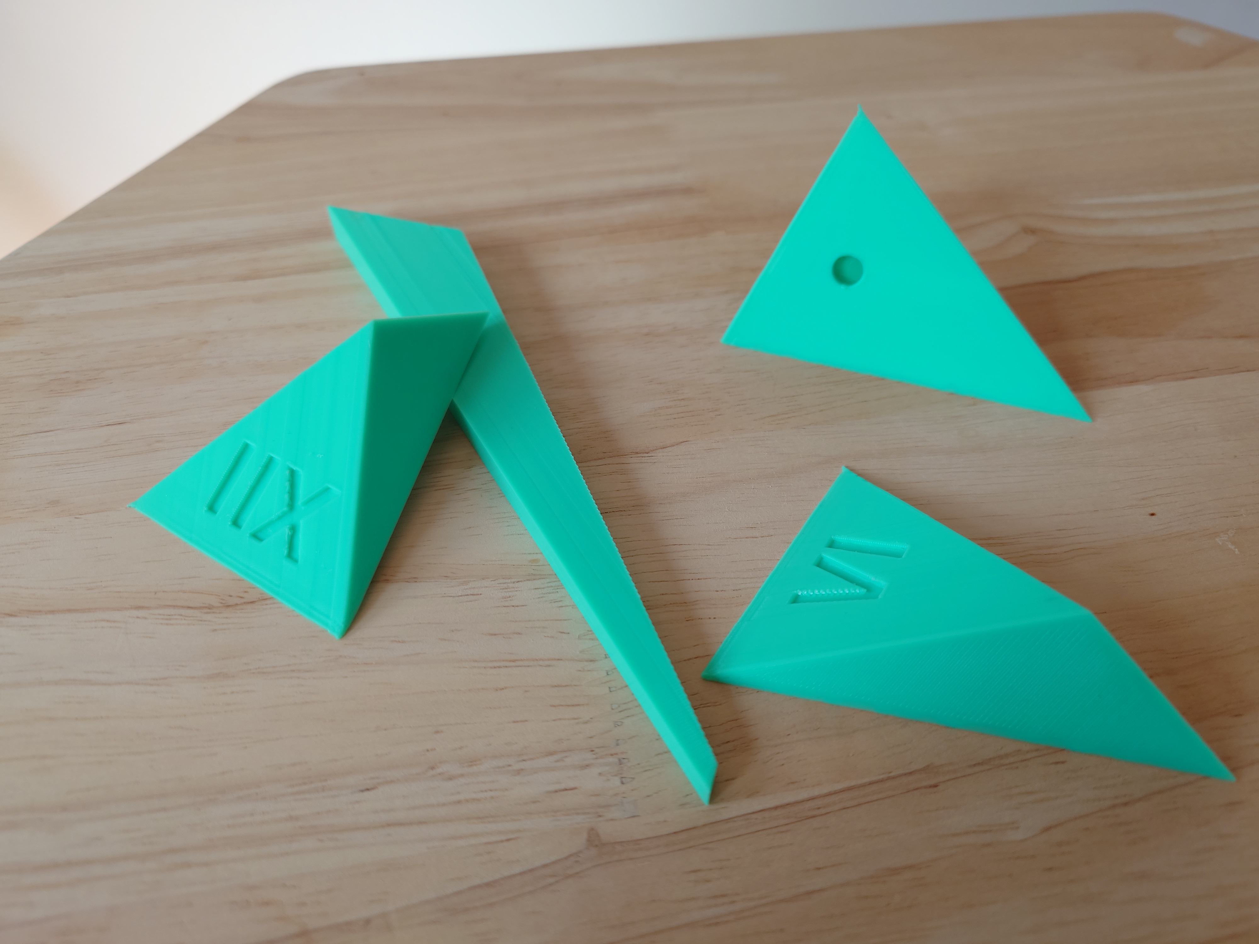 vertical sundial by Zthuee | Download free STL model | Printables.com