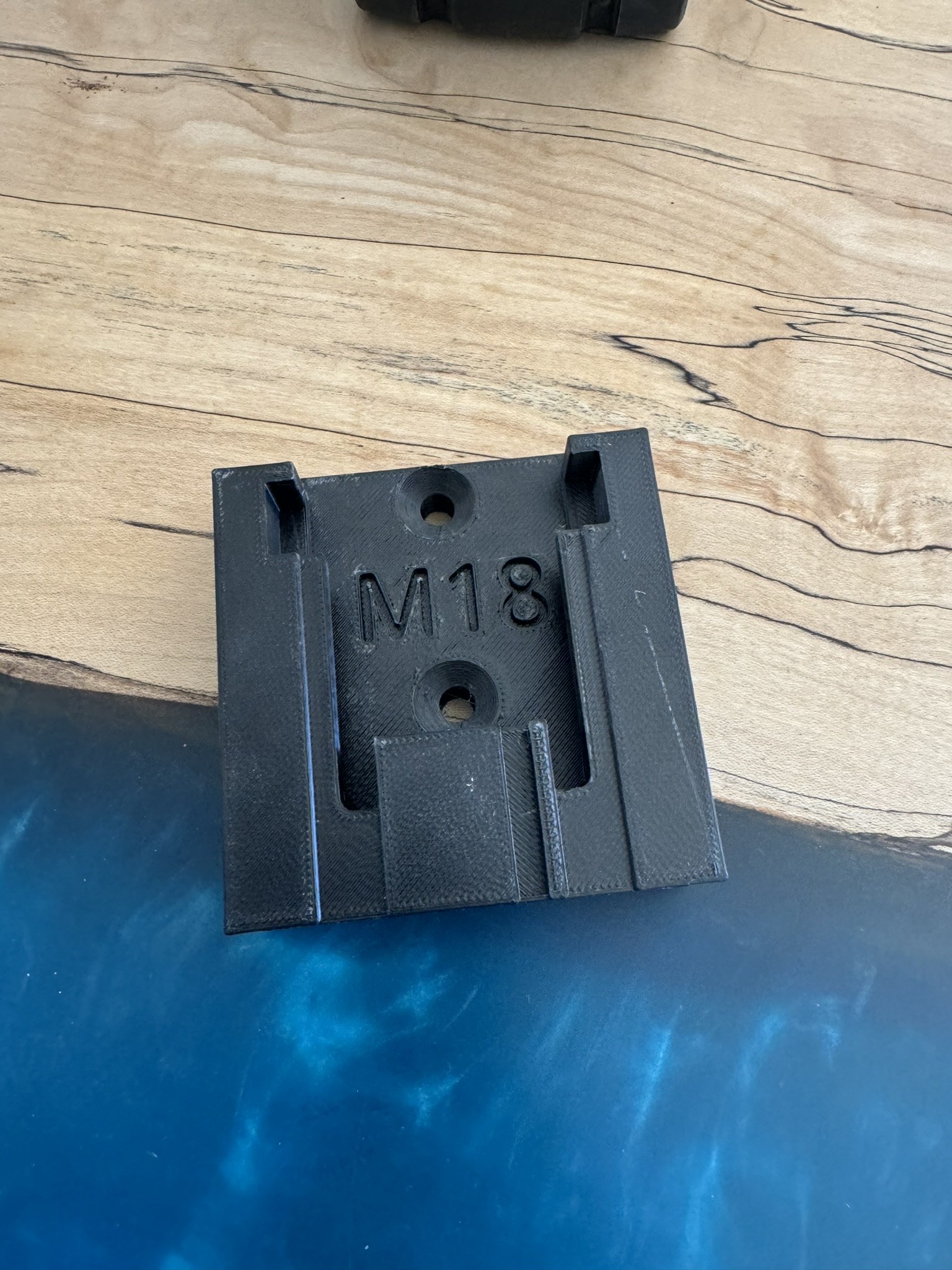 Milwaukee M18 Branded Battery Mount by Chef Dan BG | Download free STL ...