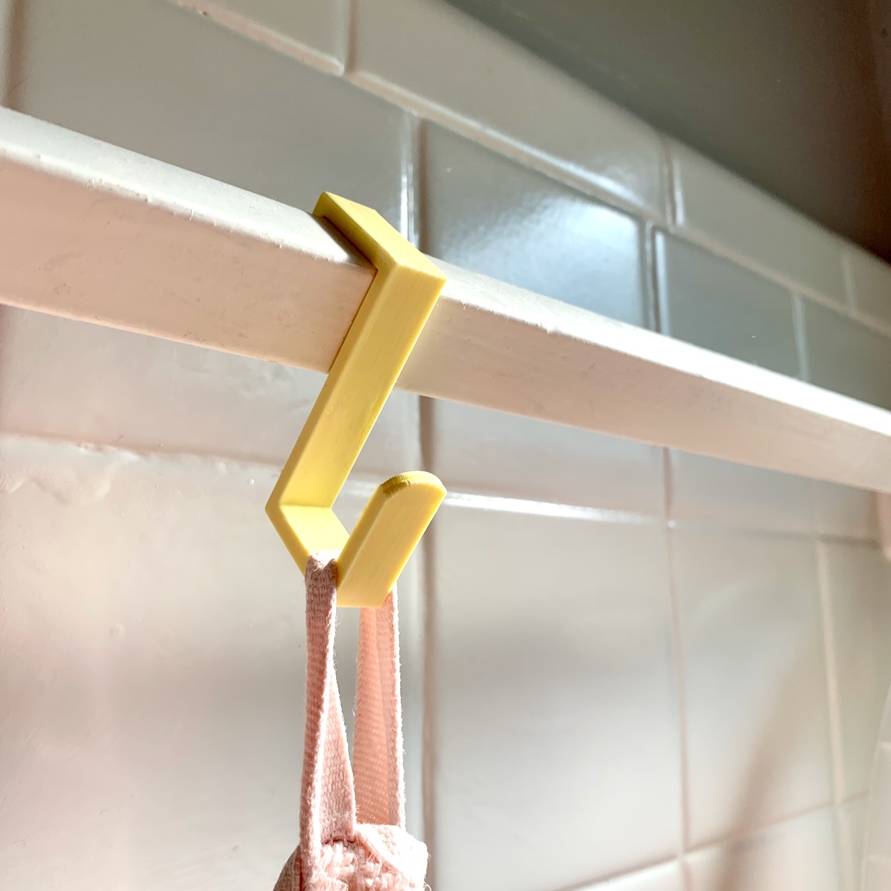 S-Hook for square vintage towel bar by litlnemo | Download free STL ...