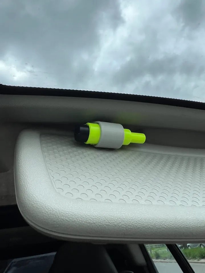 Resqme visor clip for Smart ForTwo (451) by NeoRame | Download free STL ...