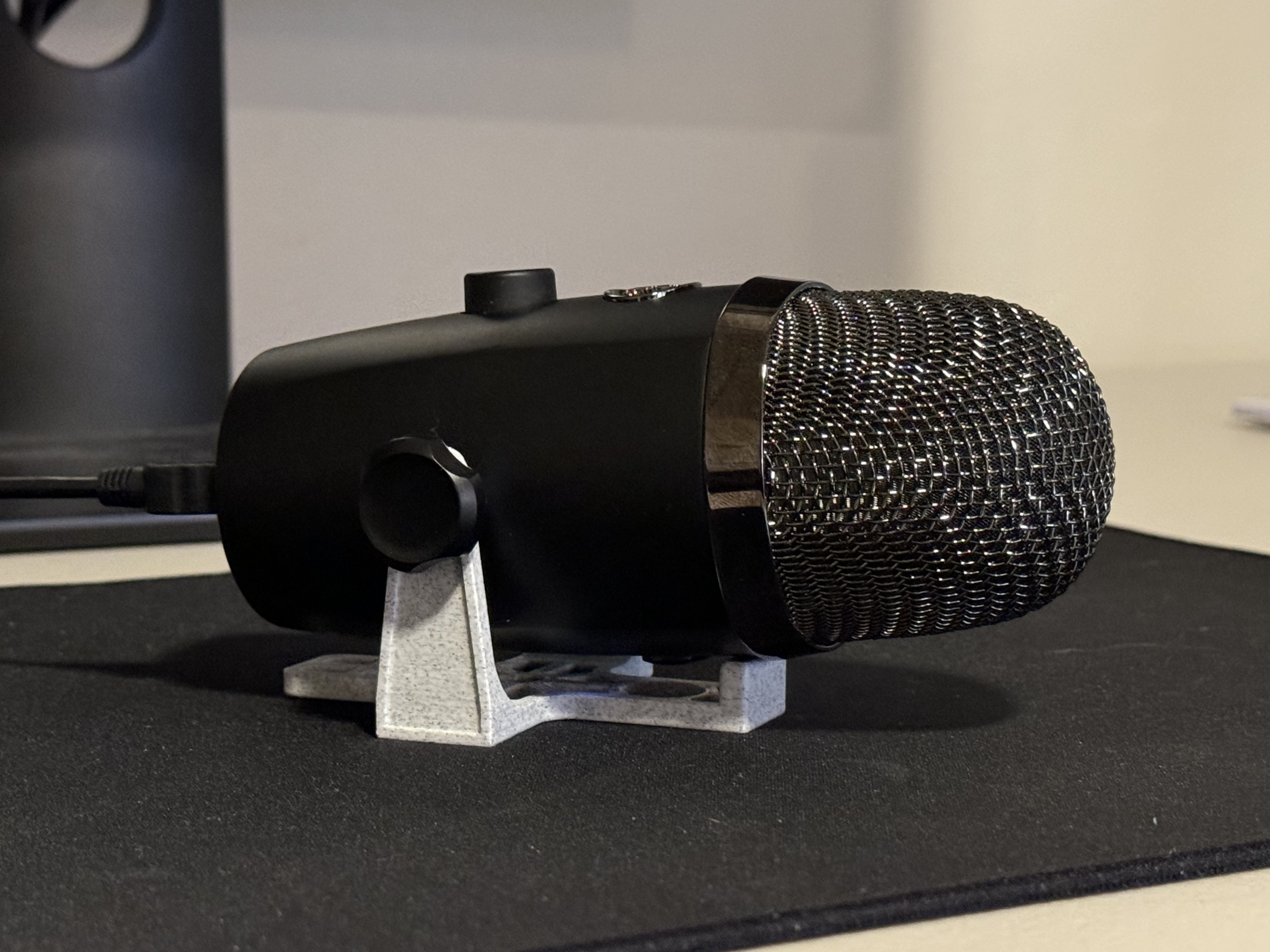 Yeti Blue - Ultra Low Profile Stand (no supports) by moxy | Download ...