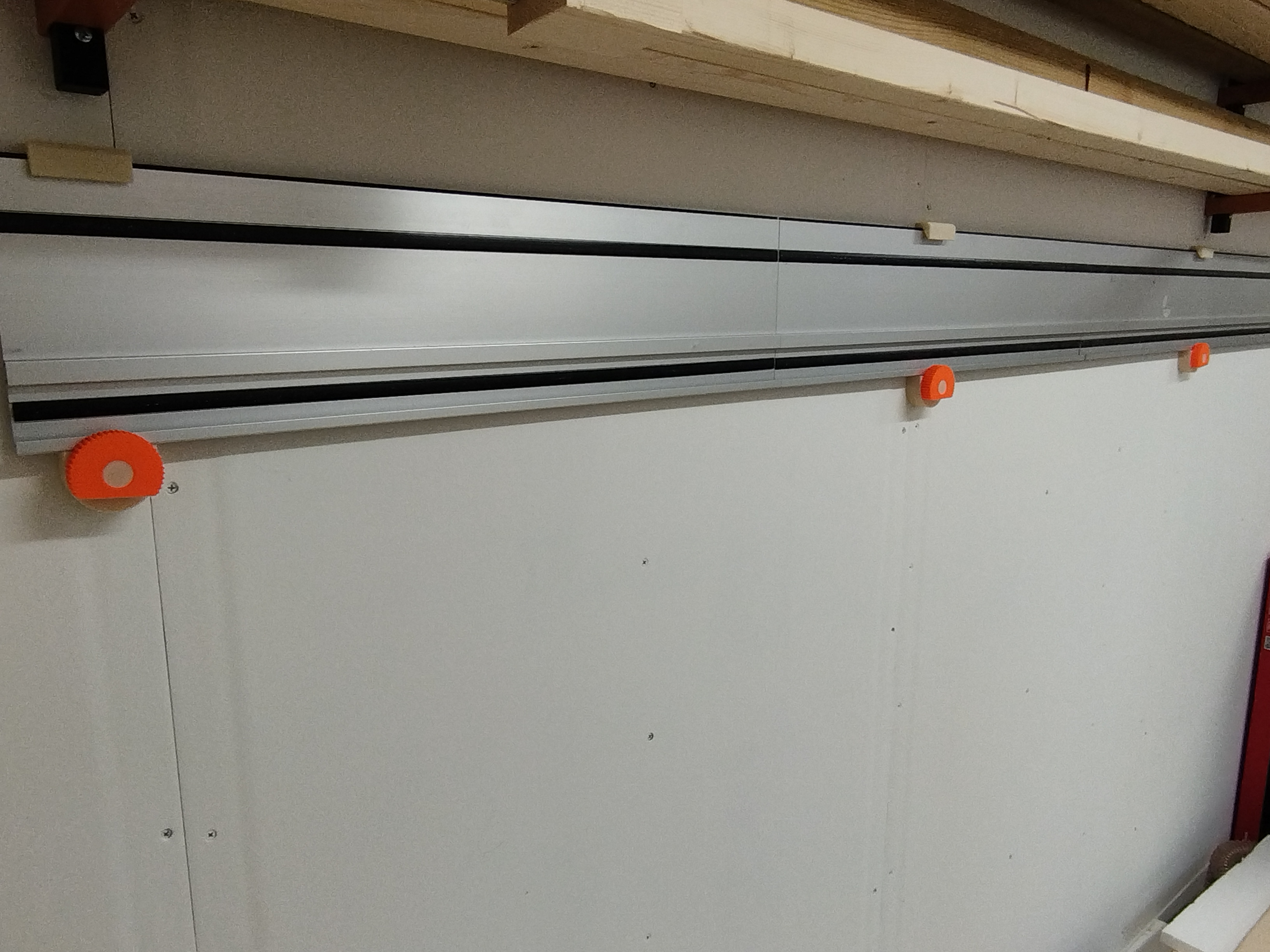 Parametric track holder by Rafael | Download free STL model ...